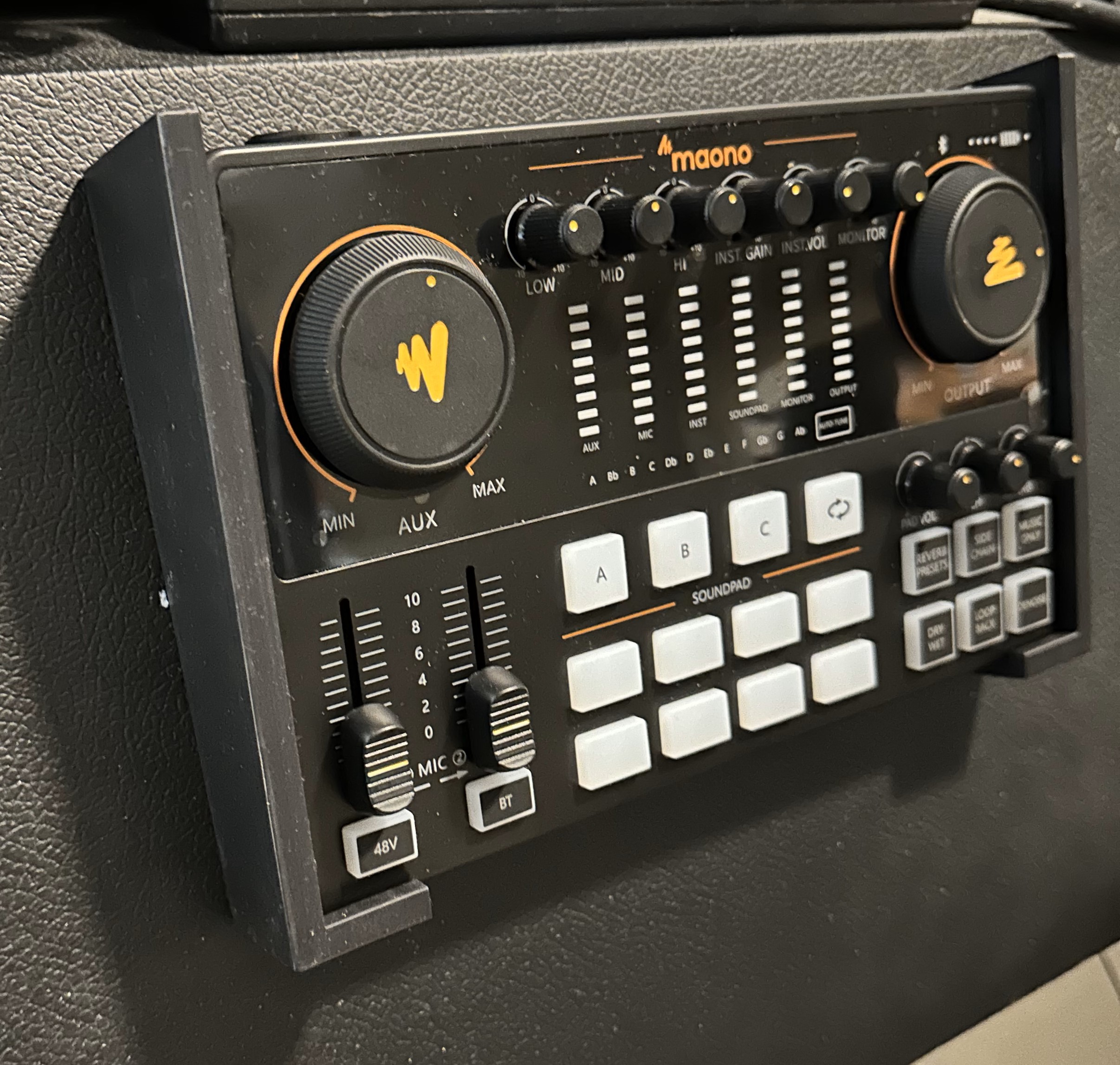 Maono AME2 vertical mount by sudodrew | Download free STL model ...