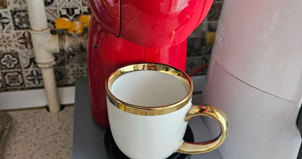 Nescafe Dolce Gusto Stand with capsule shelf by Bogdan Tanasa ...