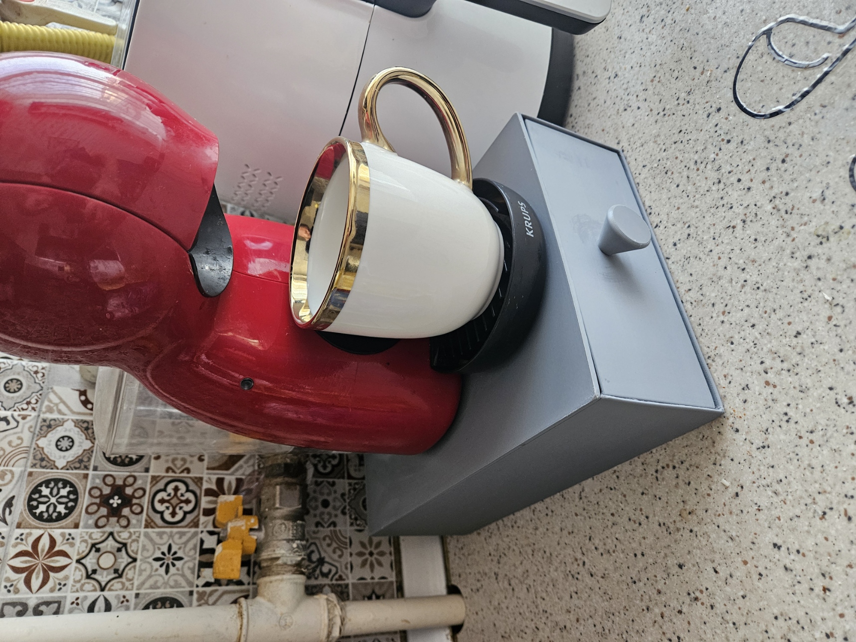 Nescafe Dolce Gusto Stand with capsule shelf by Bogdan Tanasa ...