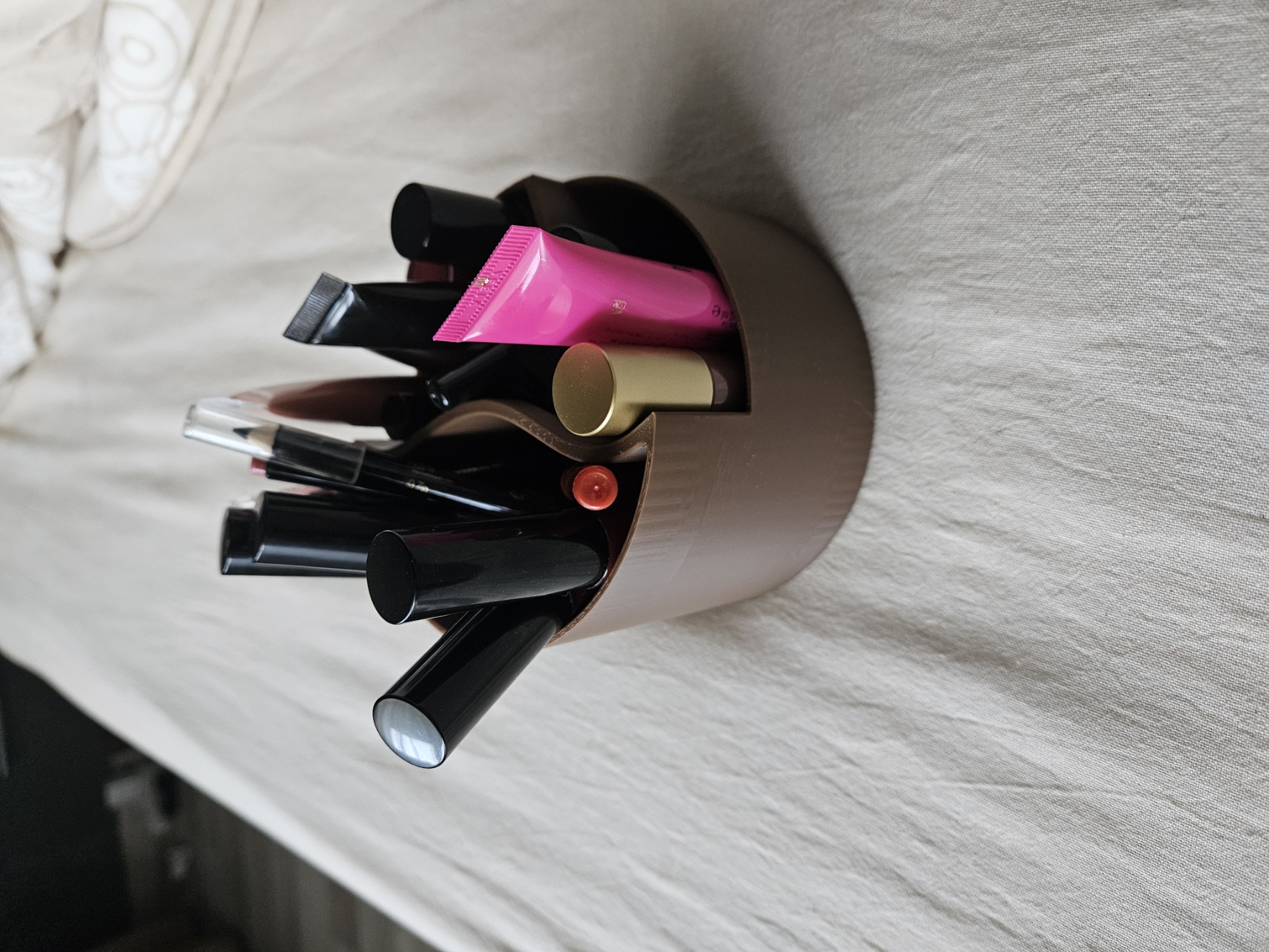Desk organizer for makeup , office utensils by Bogdan Tanasa | Download ...