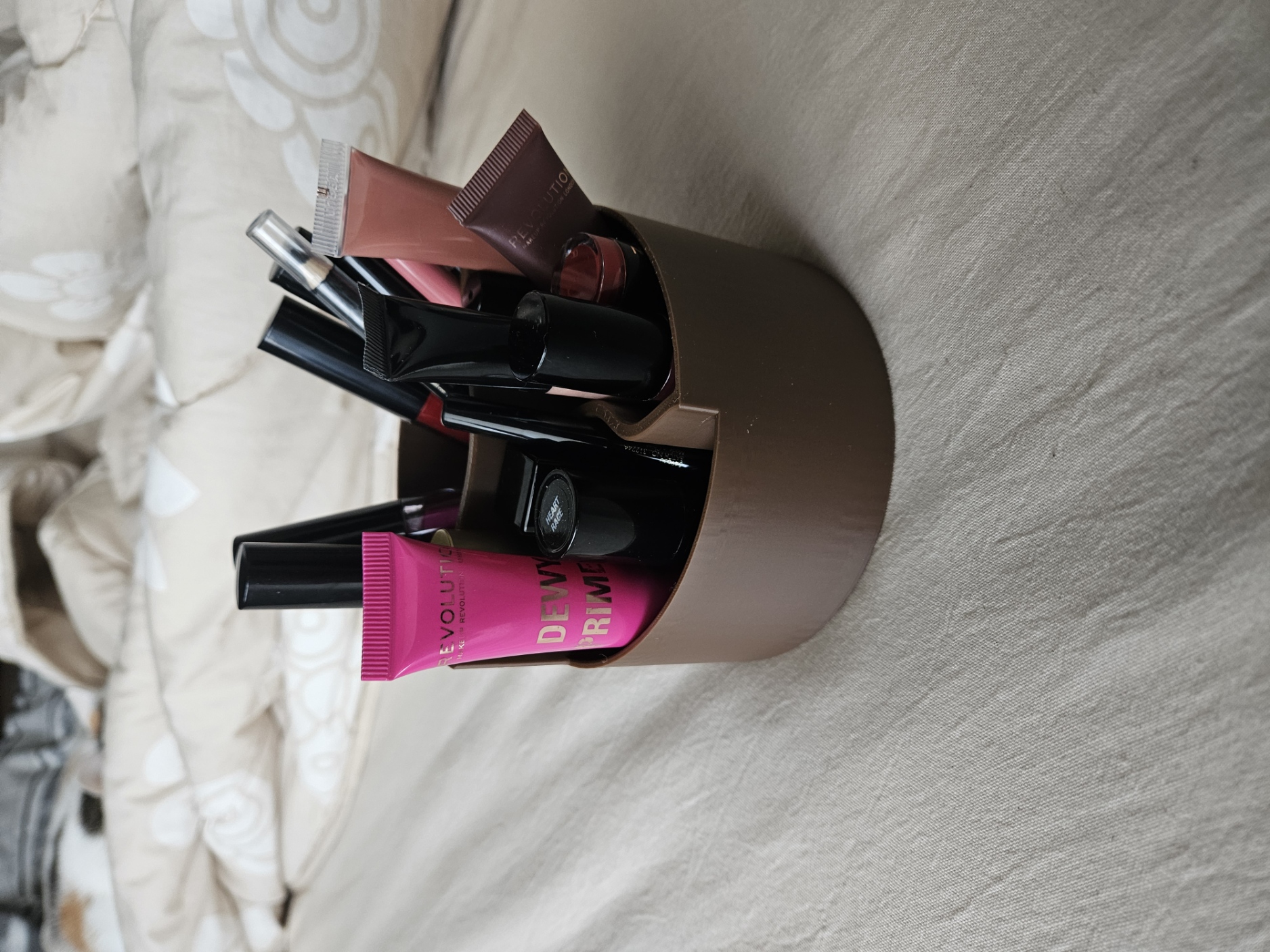 Desk organizer for makeup , office utensils by Bogdan Tanasa | Download ...