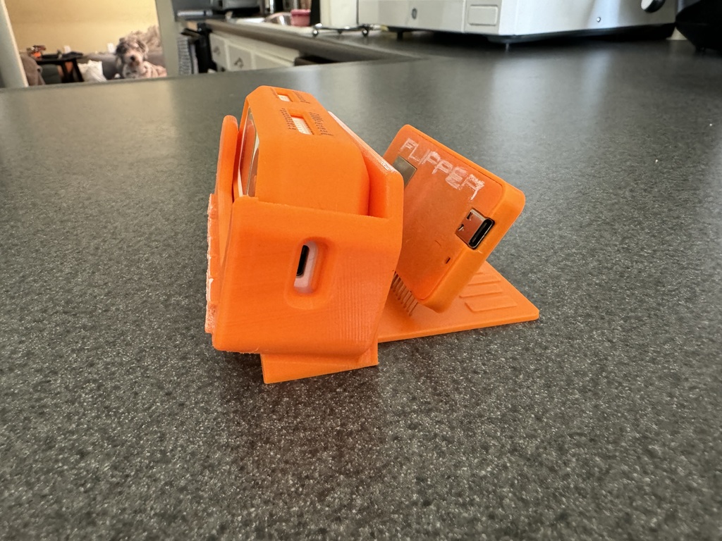Flipper Zero Stand von Eliinc. | Kostenloses STL-Modell herunterladen ...