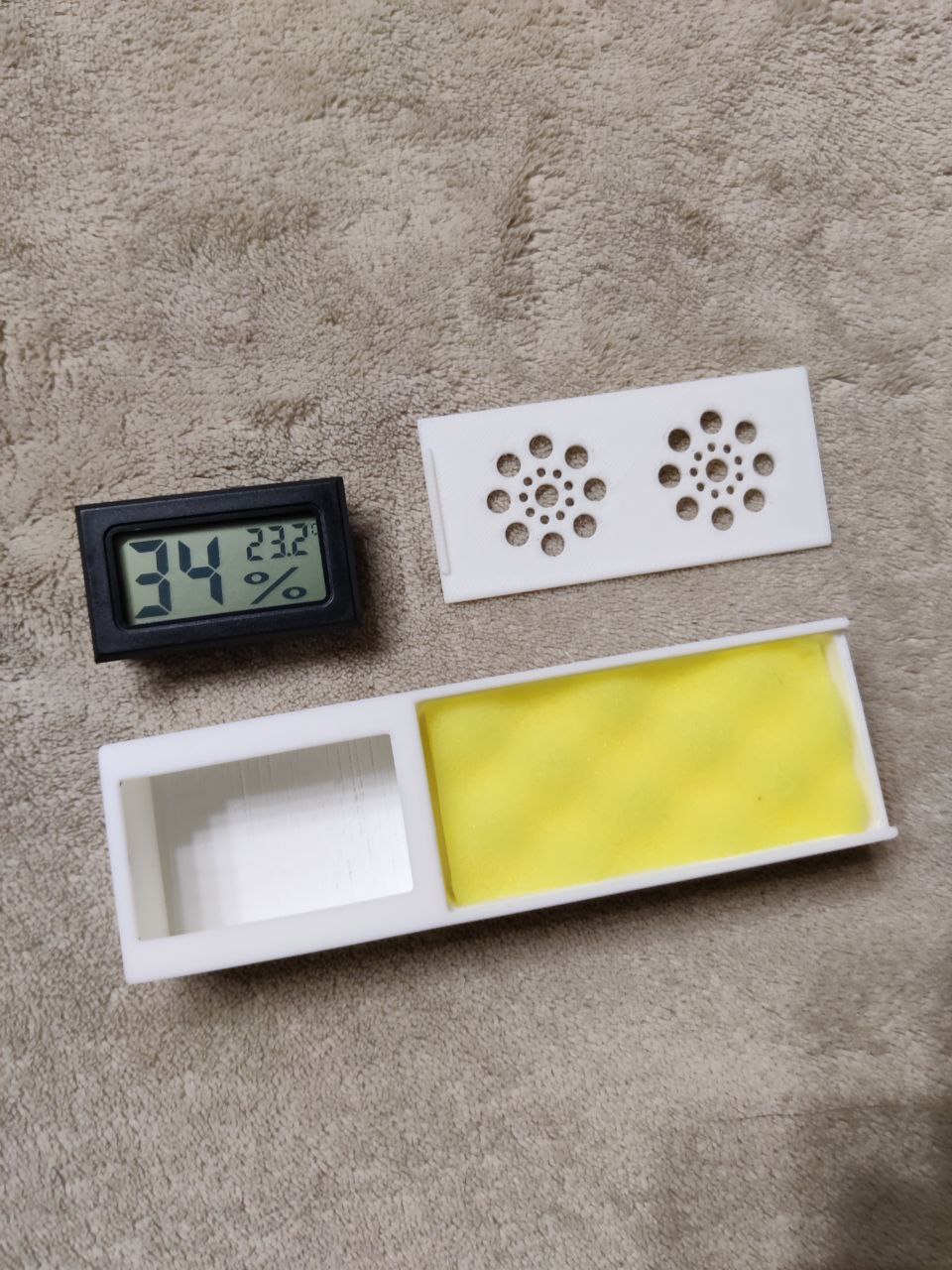 Guitar Humidifier with hygrometer by Eitiidisuda | Download free STL ...