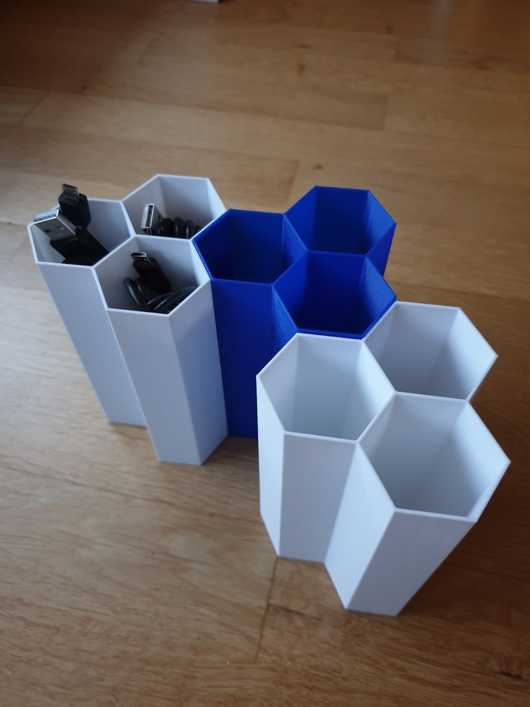 USB Cable Storage Hive by HomeUser101 | Download free STL model ...