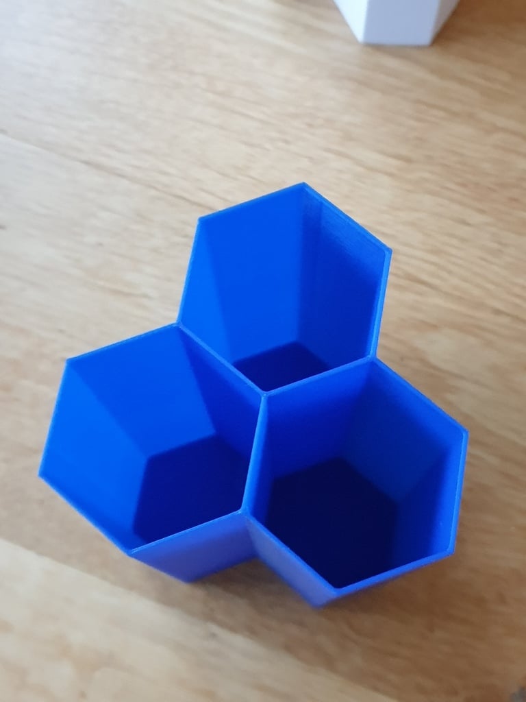 USB Cable Storage Hive by HomeUser101 | Download free STL model ...