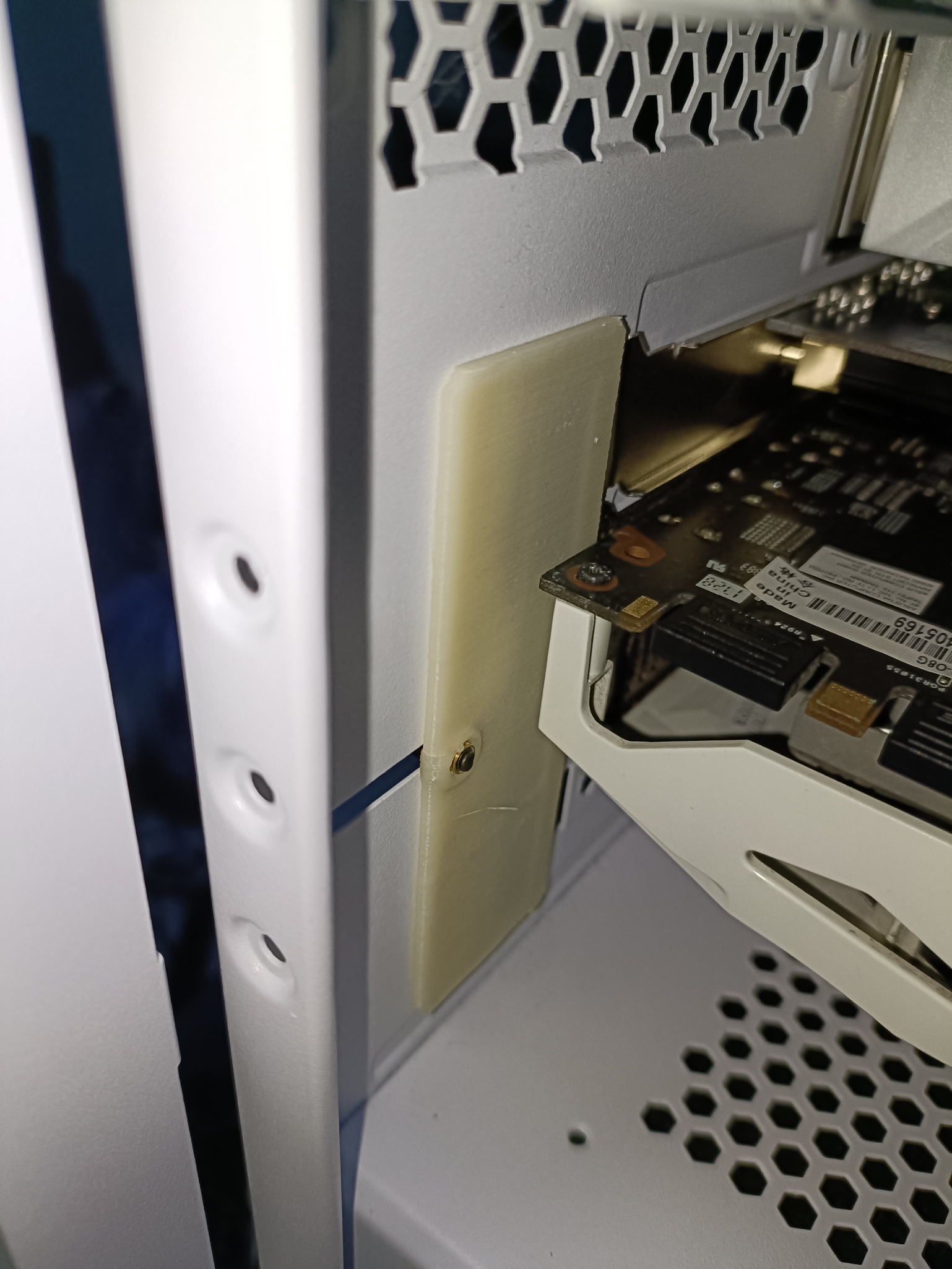 Montech Air 100 PCI-E cover lock by Zer0s | Download free STL model ...