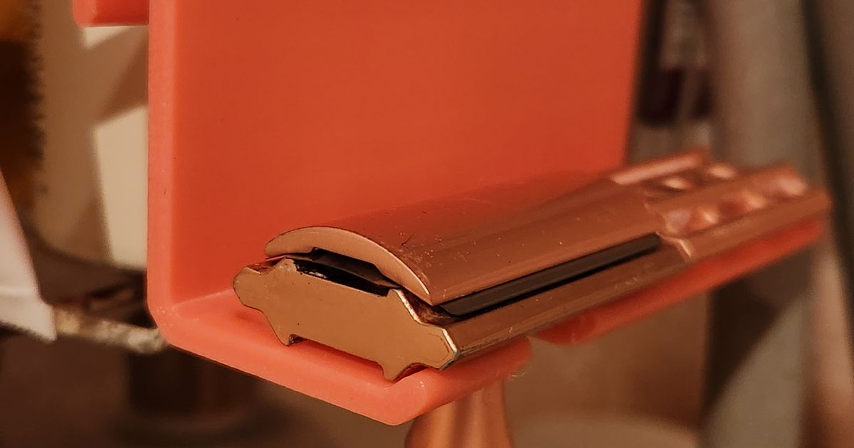 Safety razor holder with room for extra head by waterV | Download free ...