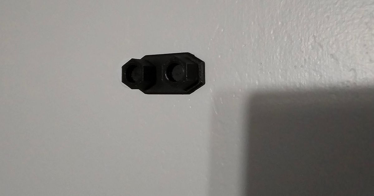 HSW Command Strip Mount by Phenoix3D | Download free STL model ...