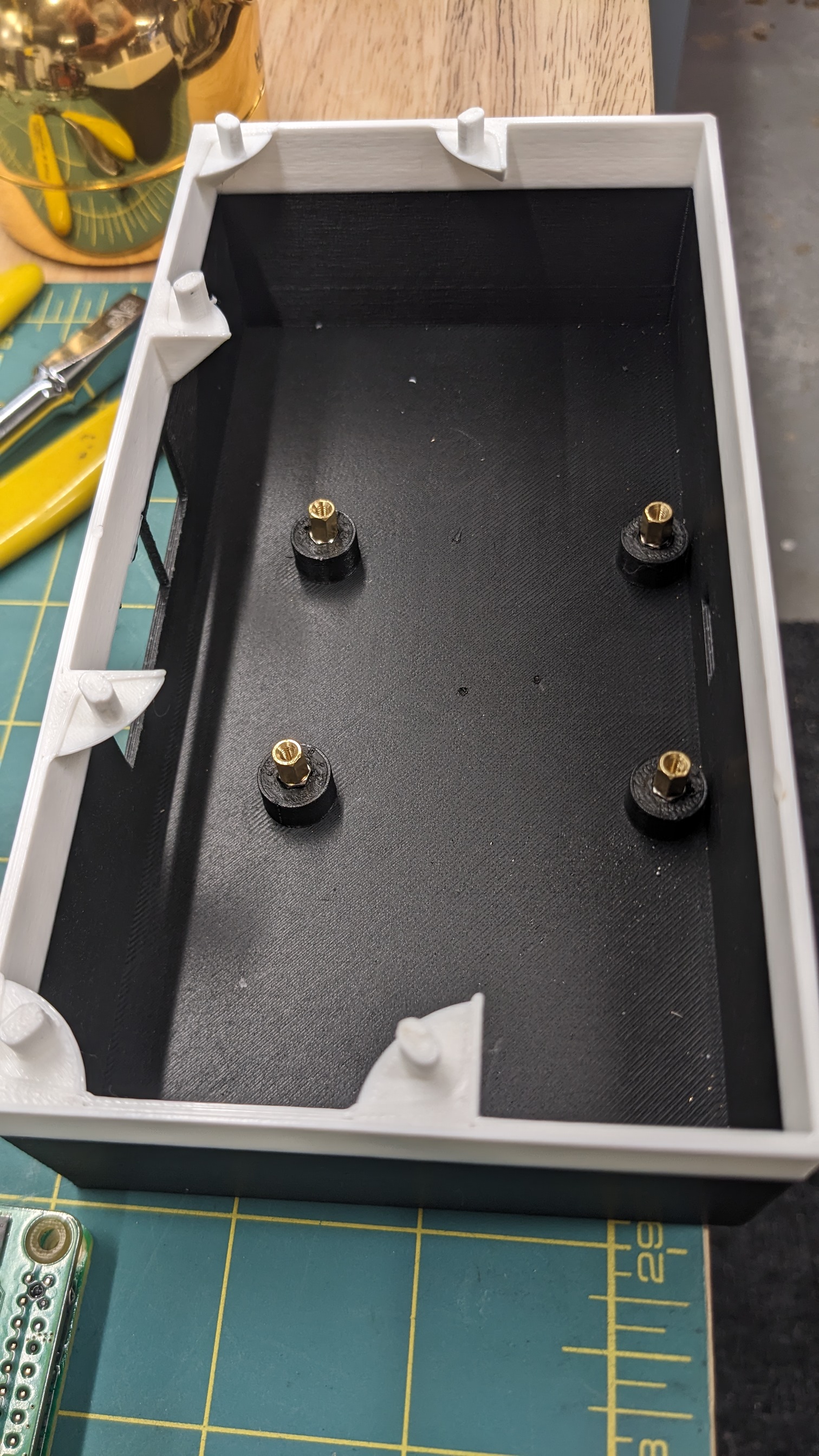 Enclosure for Raspberry Pi with speakers by Pierre | Download free STL ...