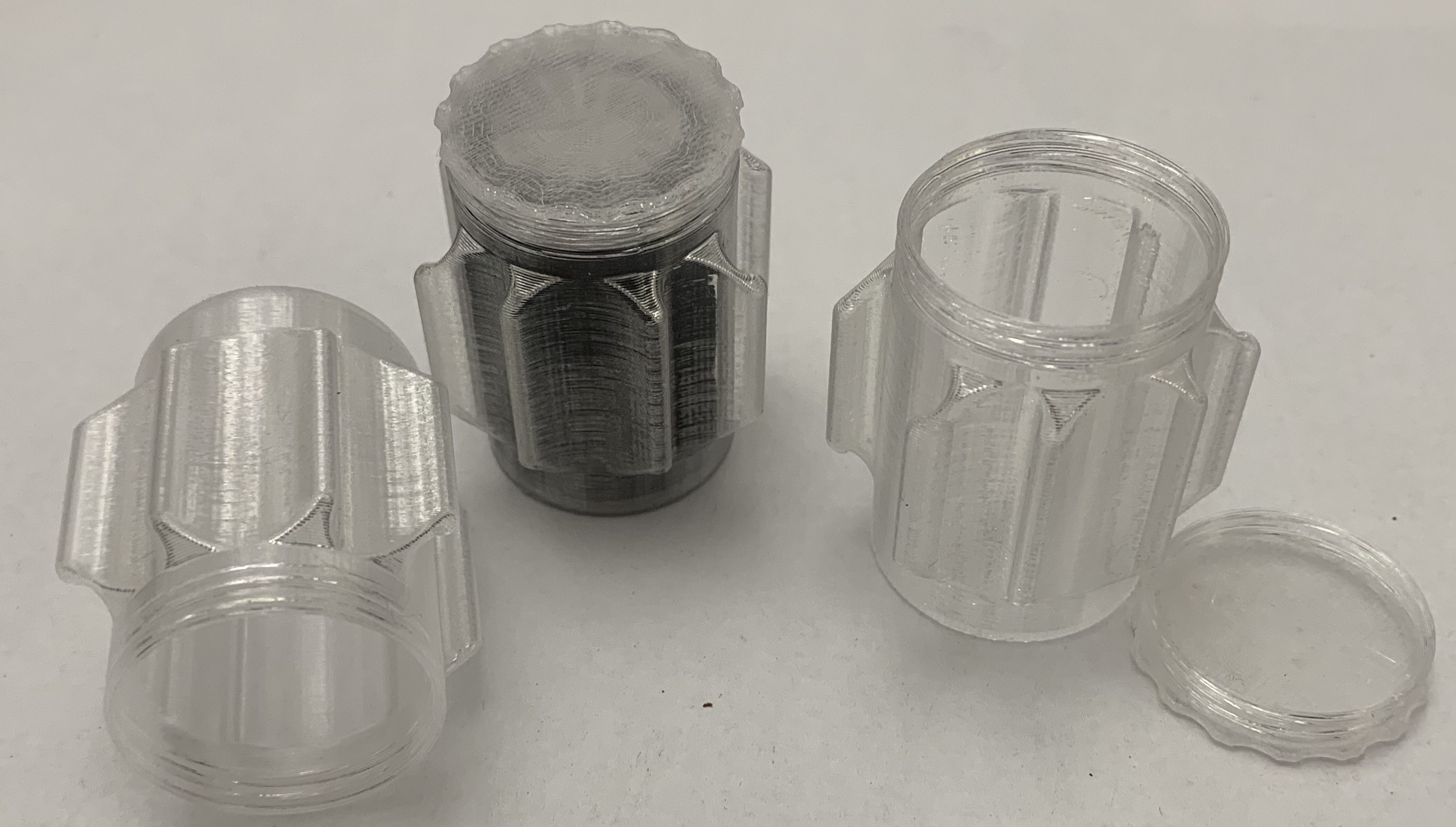 Mini-Z tire container can with threaded cup stackable to a grid von ...