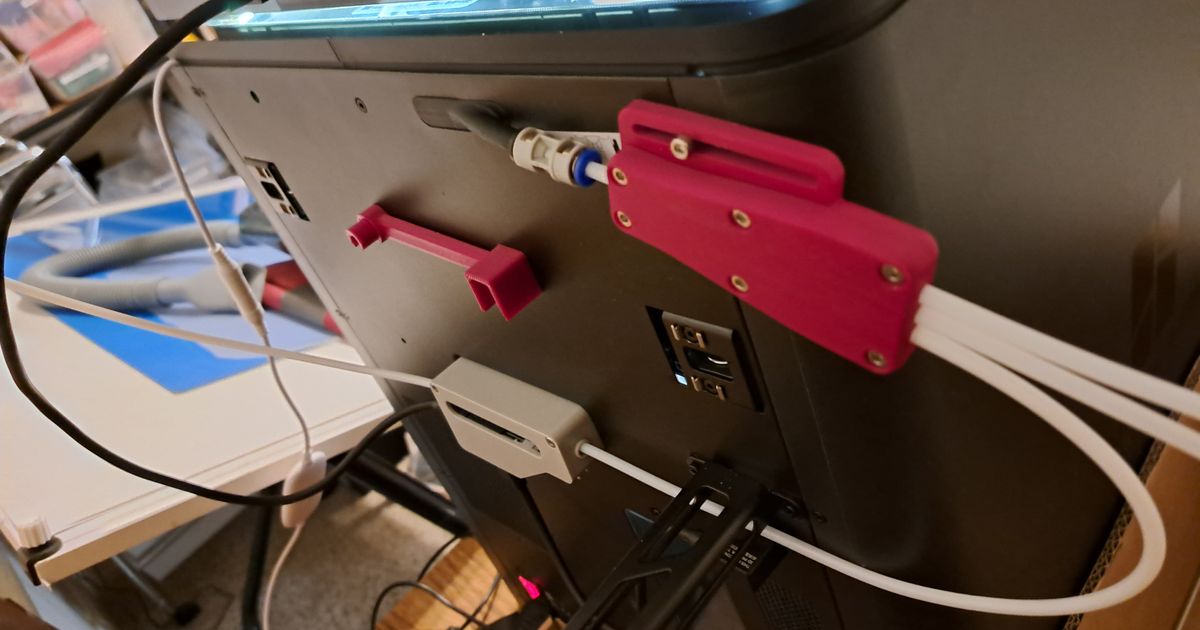 3 Way Splitter with Flange Screw Mount by WayneC | Download free STL ...