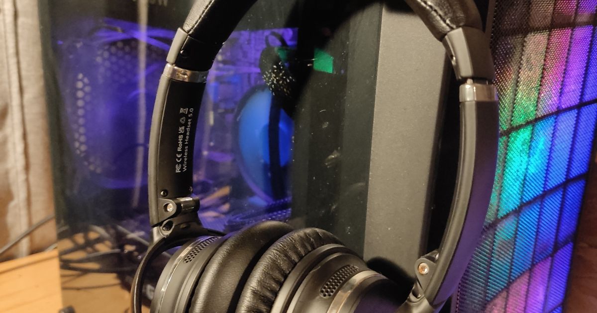 Headset Hook Attachment for PC case thumbscrews by Droepselon ...