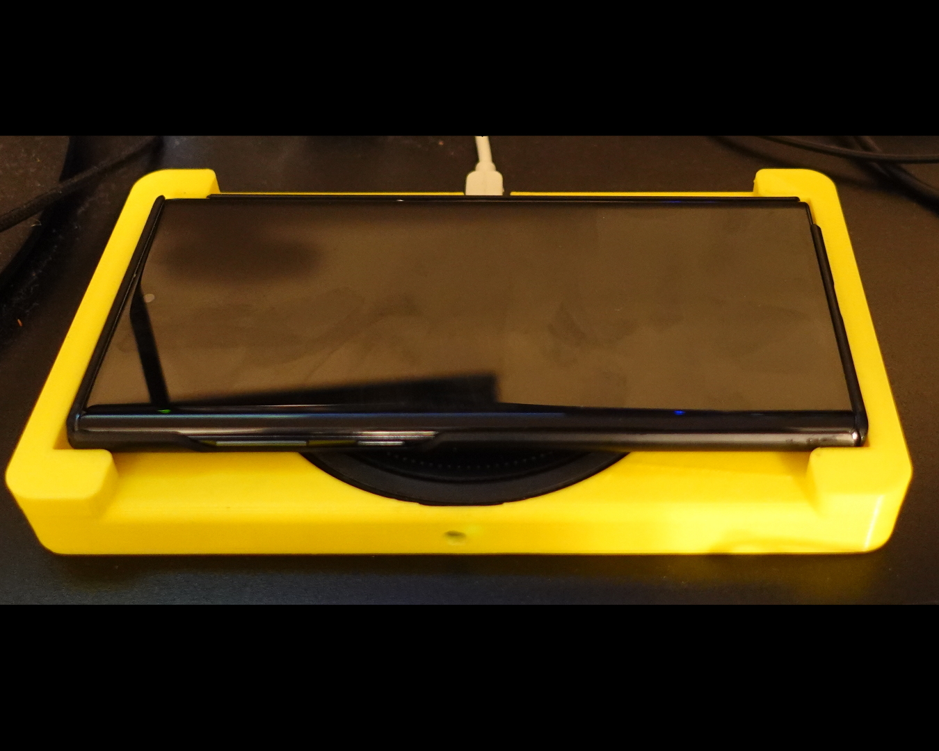Wireless phone charger base station by Belboz | Download free STL model ...