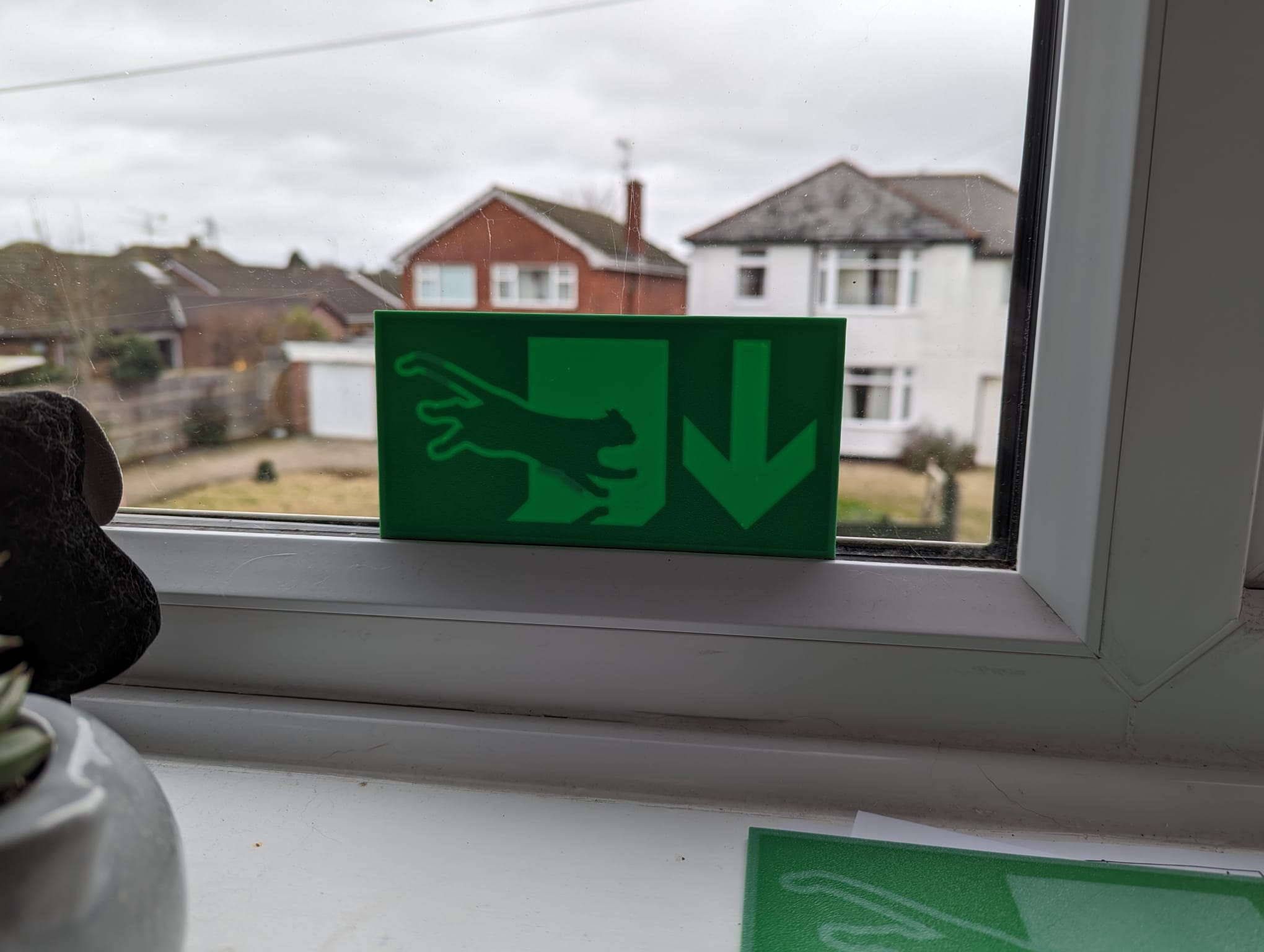 Cat Emergency Exit Sign v2 by SiPhTu | Download free STL model ...