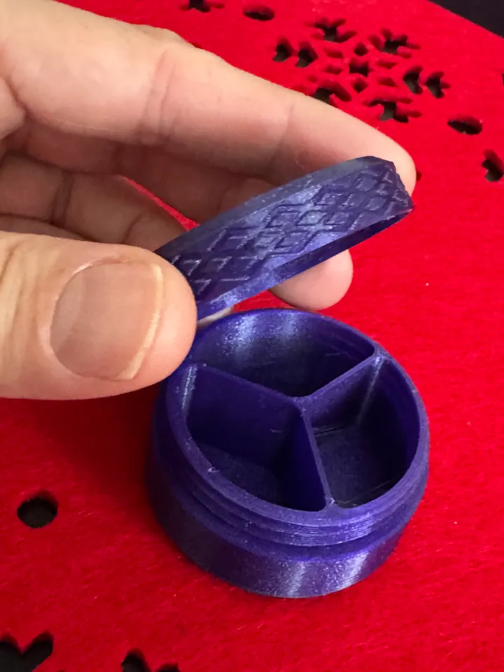 Pill box - Pilulier by jedisct1 | Download free STL model | Printables.com