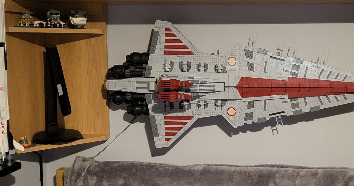 LEGO Star Wars 75367 UCS Venator Wall Mount by ColLynch | Download free ...