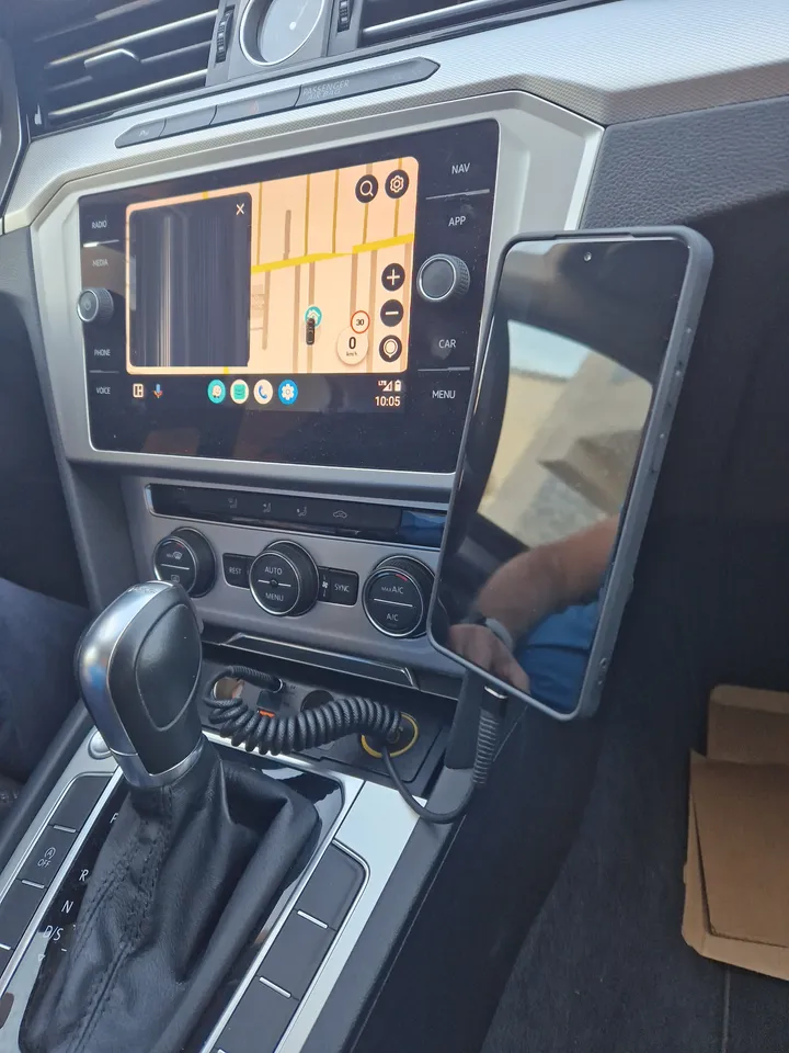 Passat b8 phone holder store