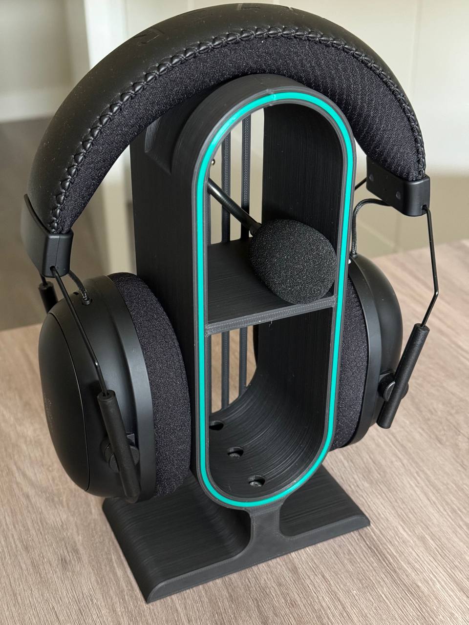 Headset Stand for 200mm with storage by frglez | Download free STL ...