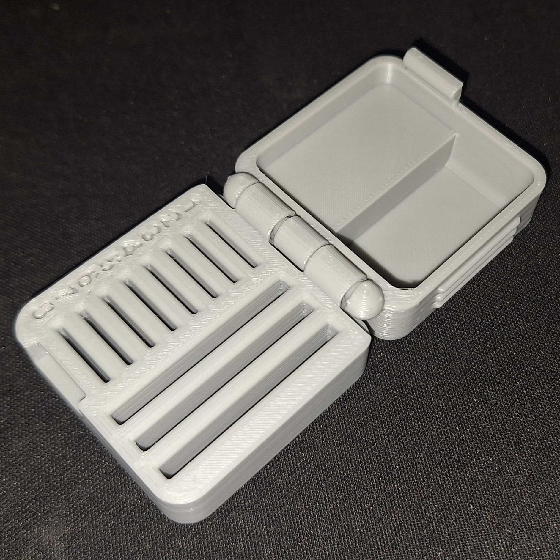 One print 8 MicroSD + 3 SD card box (4x4x3cm) by Théo Lepoutte ...