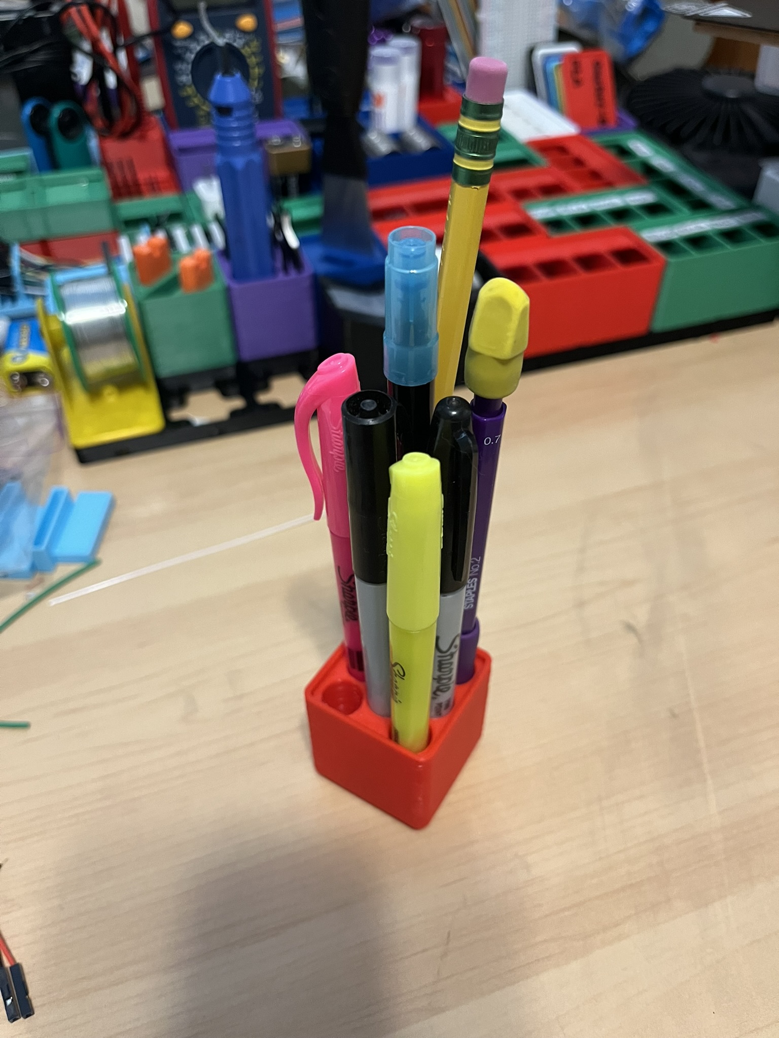 Smaller Gridfinity Pen/Pencil Holder (1x1x6) by DarkBrave | Download ...