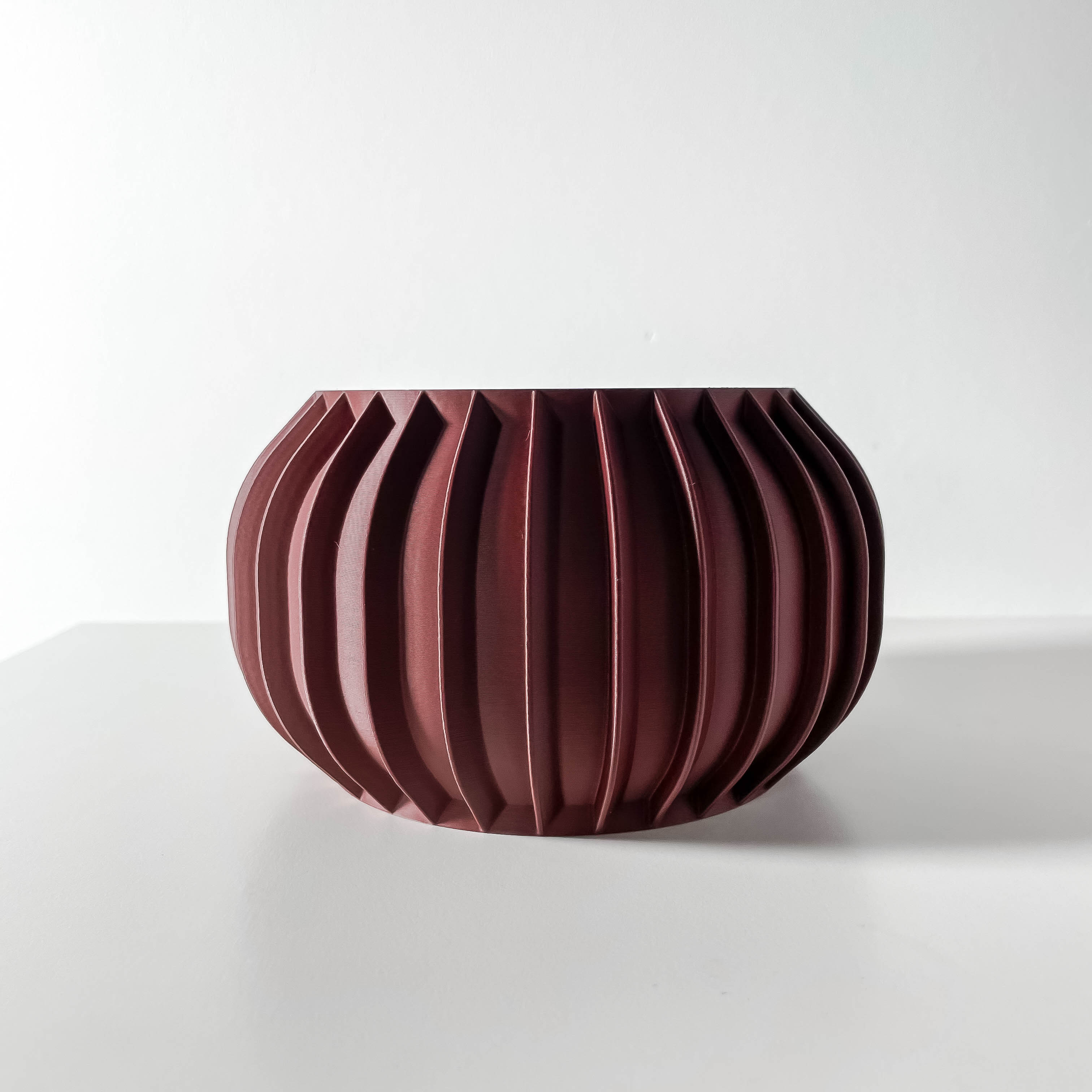 The Sora Planter Pot with Drainage Tray & Stand Included: Modern and ...