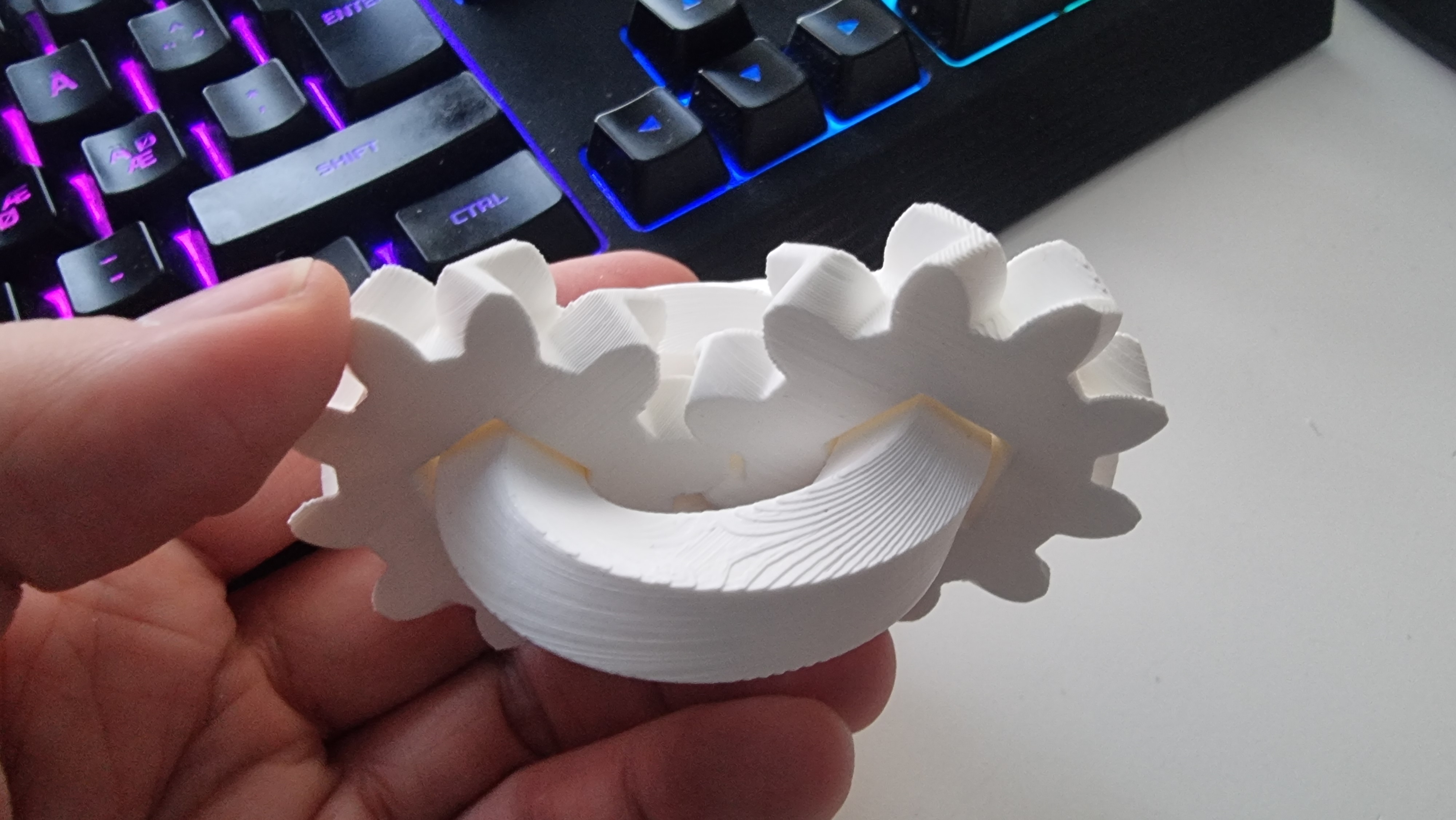Moebius Gear Fidget by Heikki Leivo | Download free STL model ...