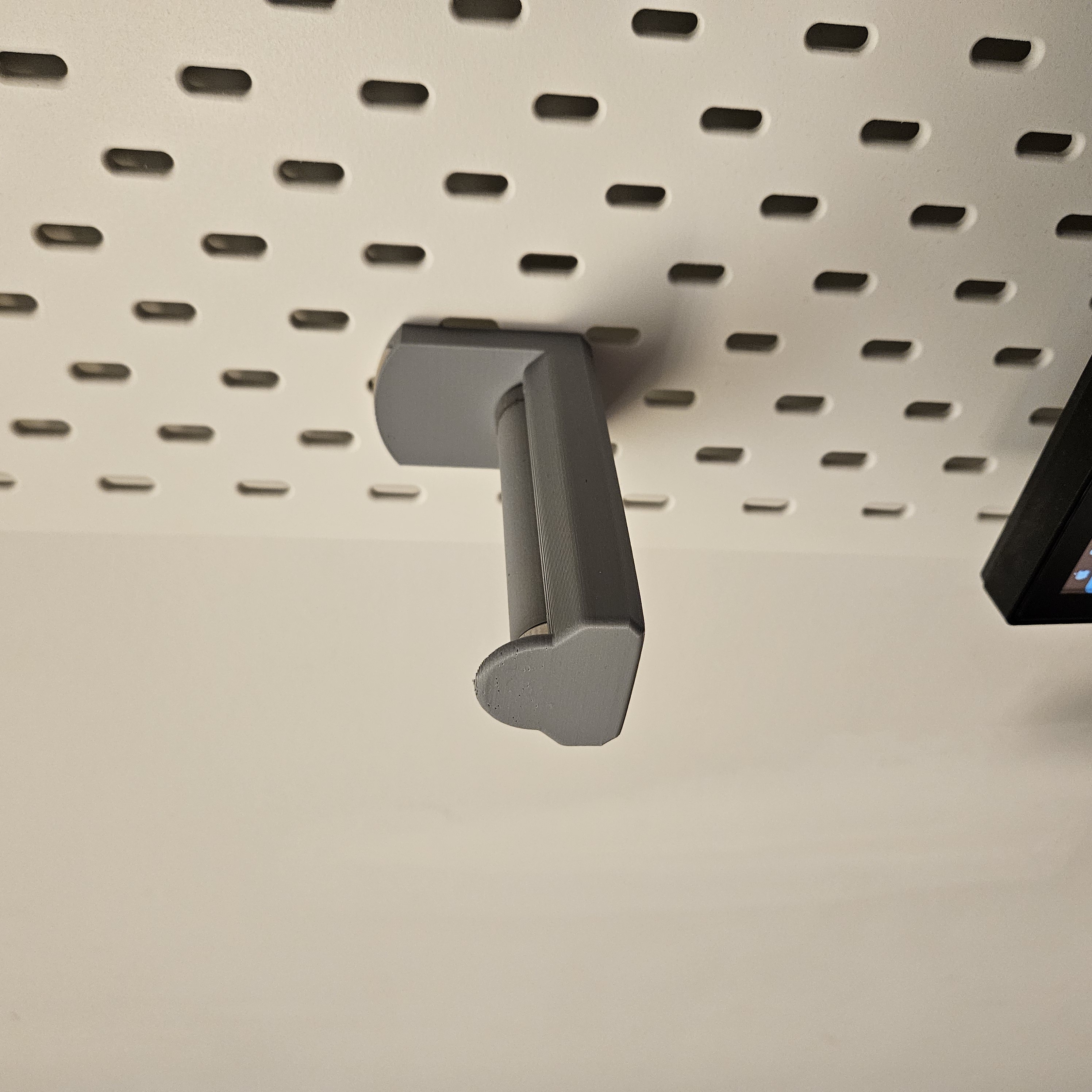 Skadis Spool Holder/Roller by CDoucet | Download free STL model ...
