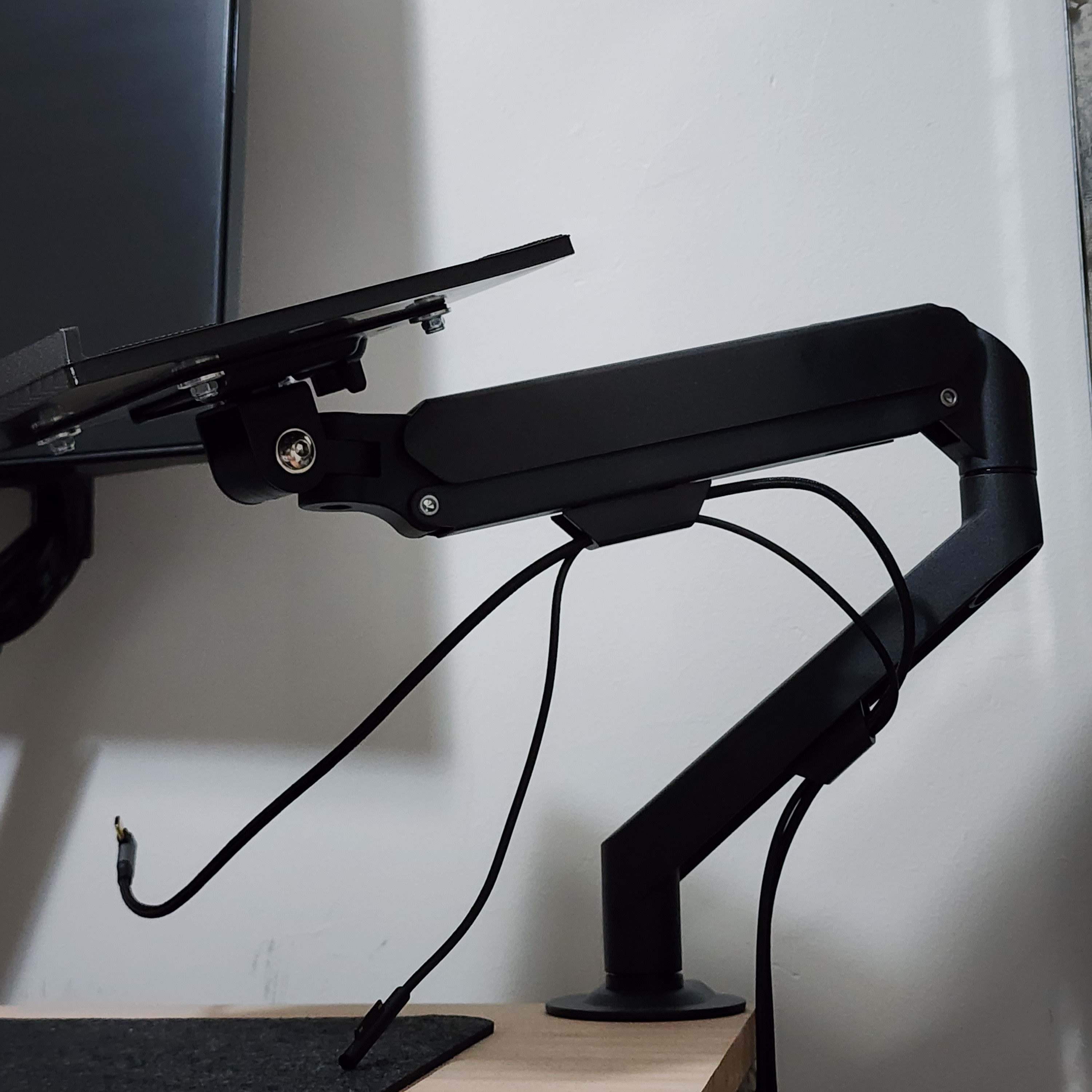 Laptop Monitor Arm Base Plate Mount by nxp200 | Download free STL model ...