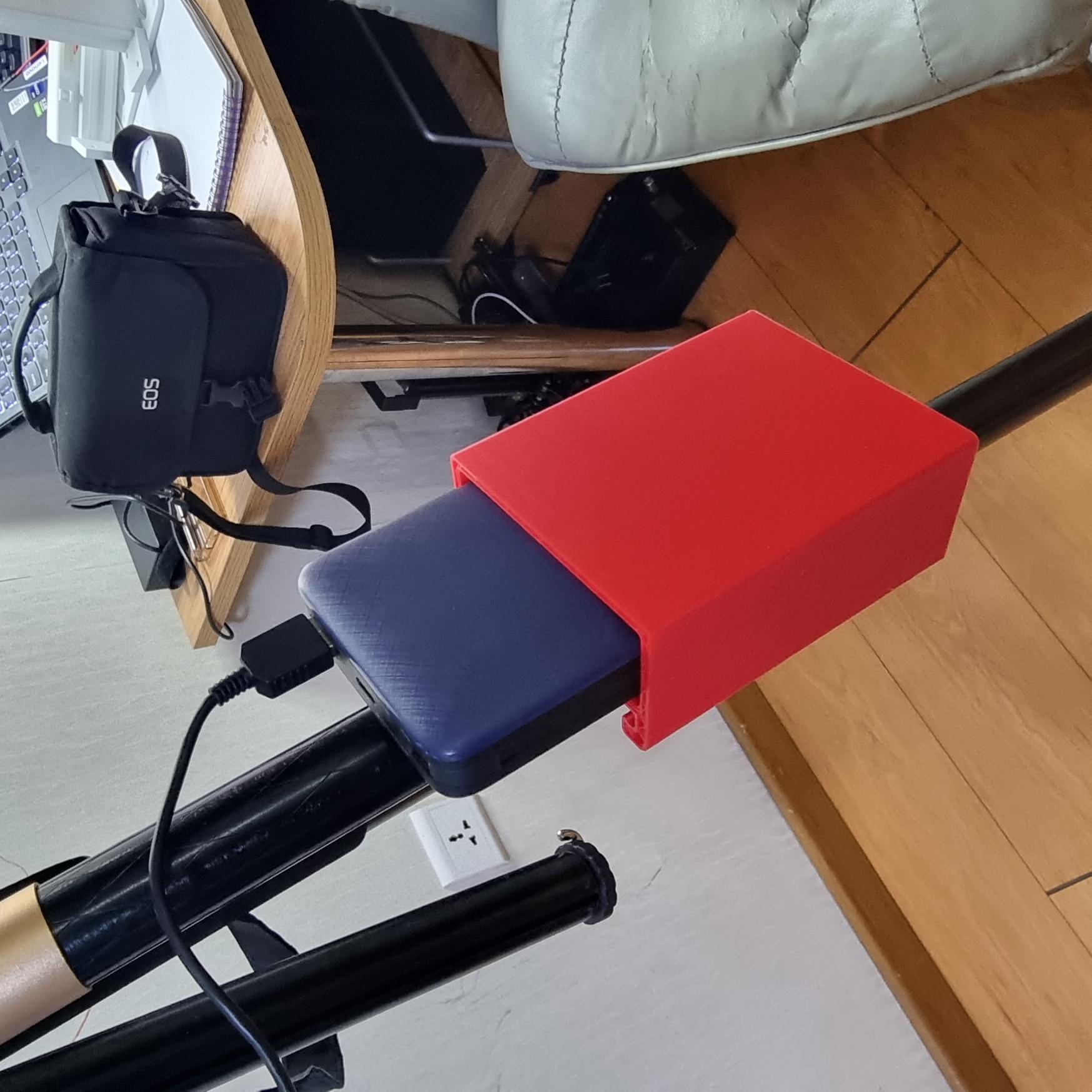 POWER BANK MOUNT FOR TRIPOD by Sumya Baatar | Download free STL model ...