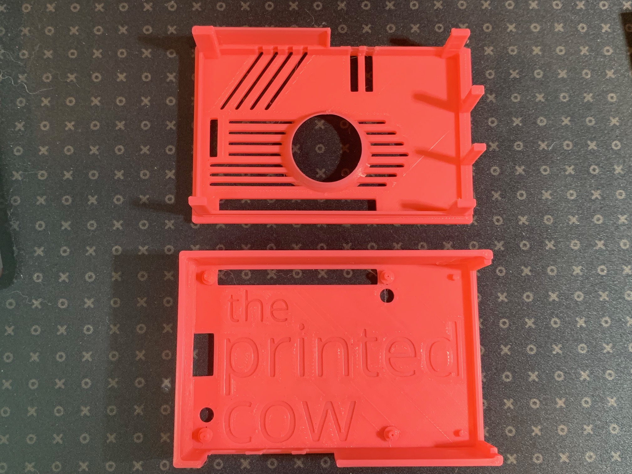 Retro Raspberry Pi 5 Case (snap fit) by the printed cow | Download free ...