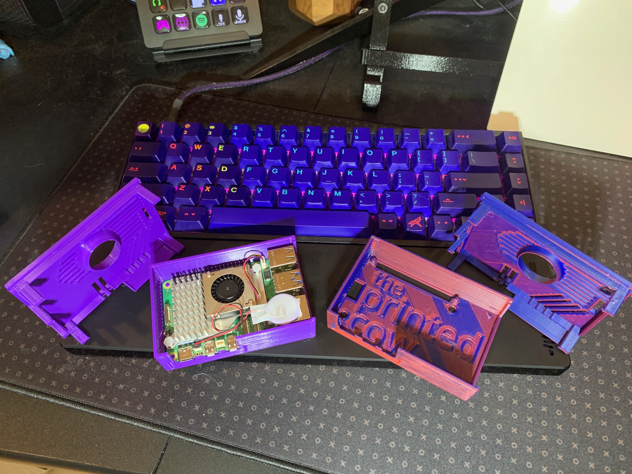 Retro Raspberry Pi 5 Case (snap fit) by the printed cow | Download free ...