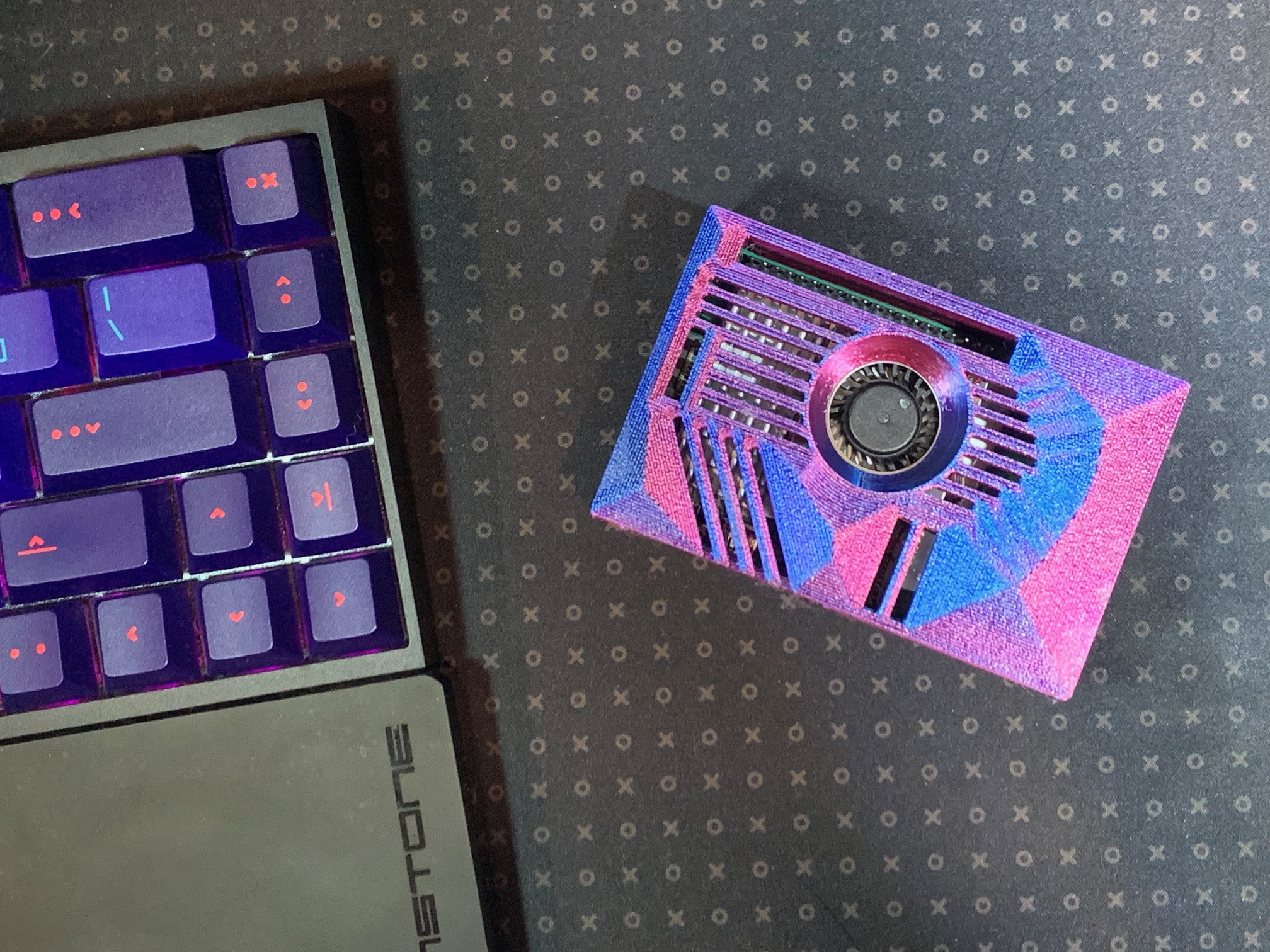 Retro Raspberry Pi 5 Case (snap fit) by the printed cow | Download free ...