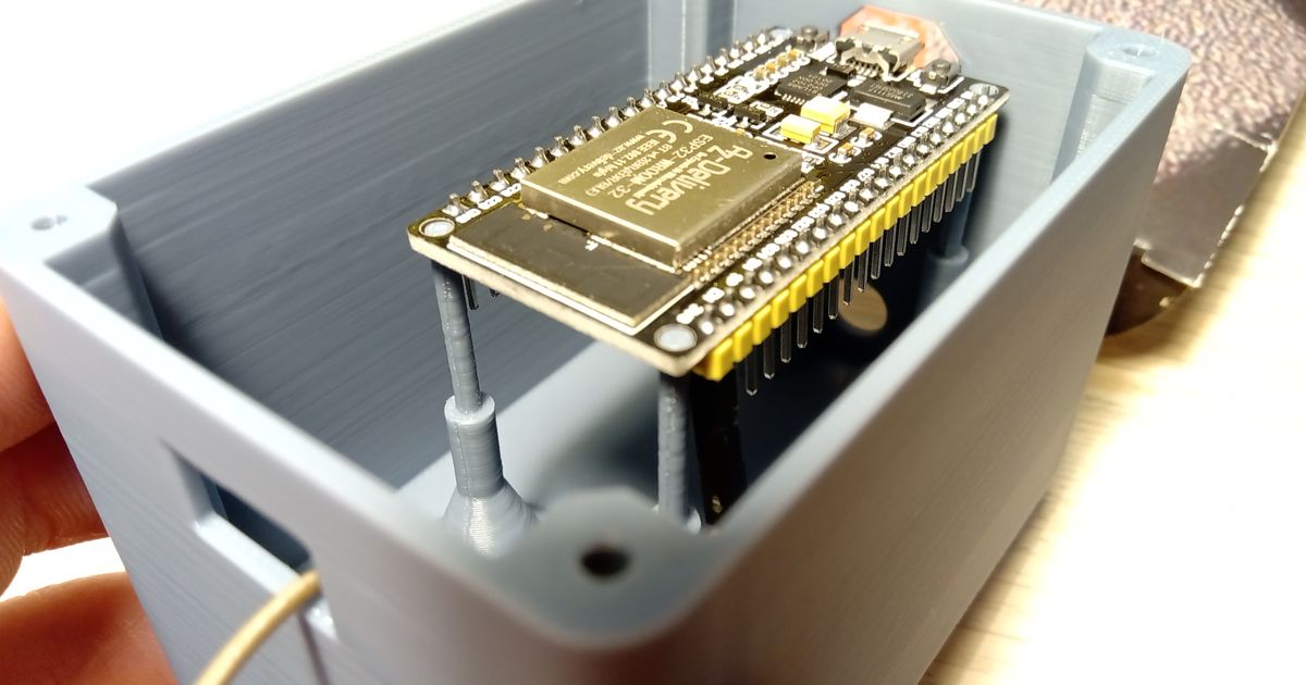 Roomy esp32 enclosure for az-delivery (remix) by possebaer | Download ...