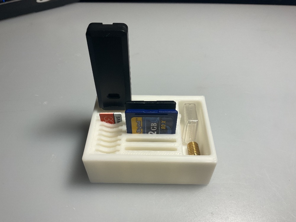 SD card and USB container por Fouta4XD | Descargar modelo STL gratuito ...