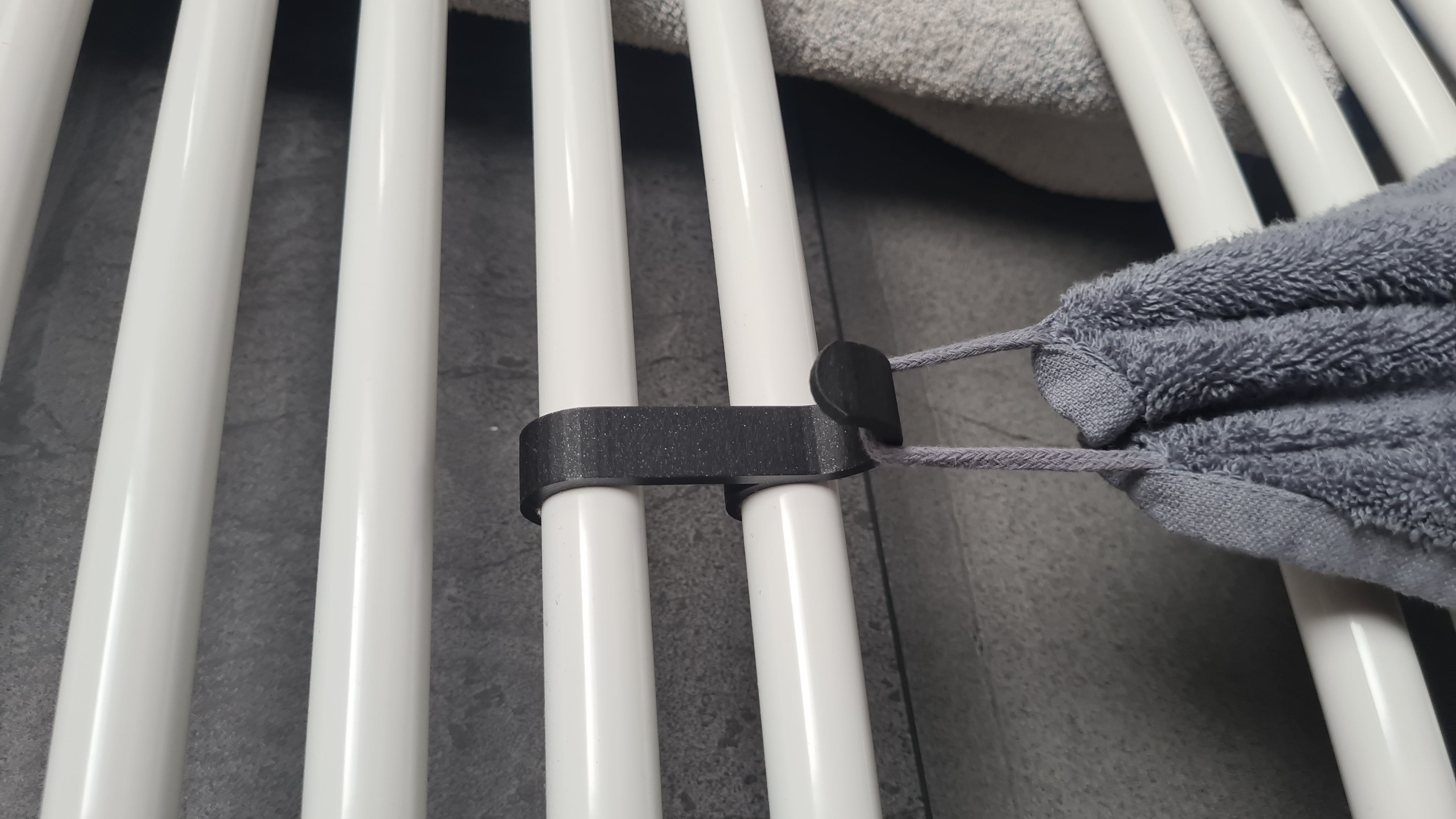 Radiator towel holder by RB86 | Download free STL model | Printables.com