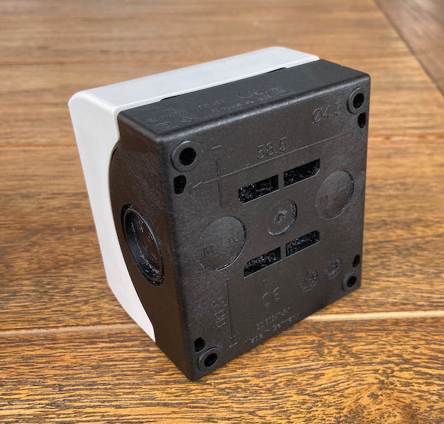 Mounting for standard switch (holes at 58,5x66,5mm) by Robin | Download ...