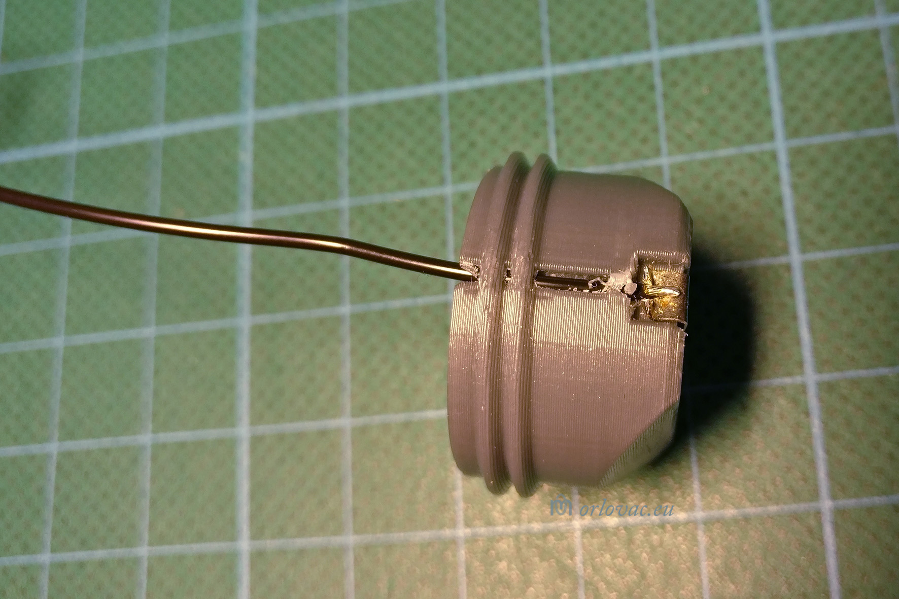 18650 Battery Magnetic Charge Holder by Marin | Download free STL model ...