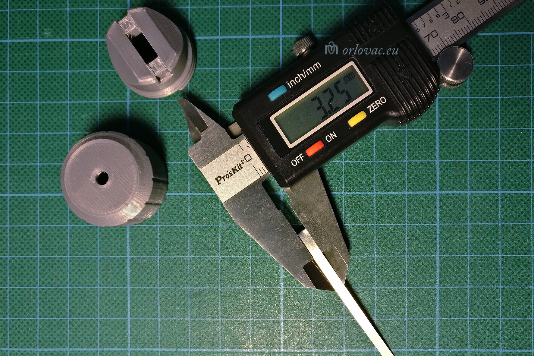 18650 Battery Magnetic Charge Holder by Marin | Download free STL model ...