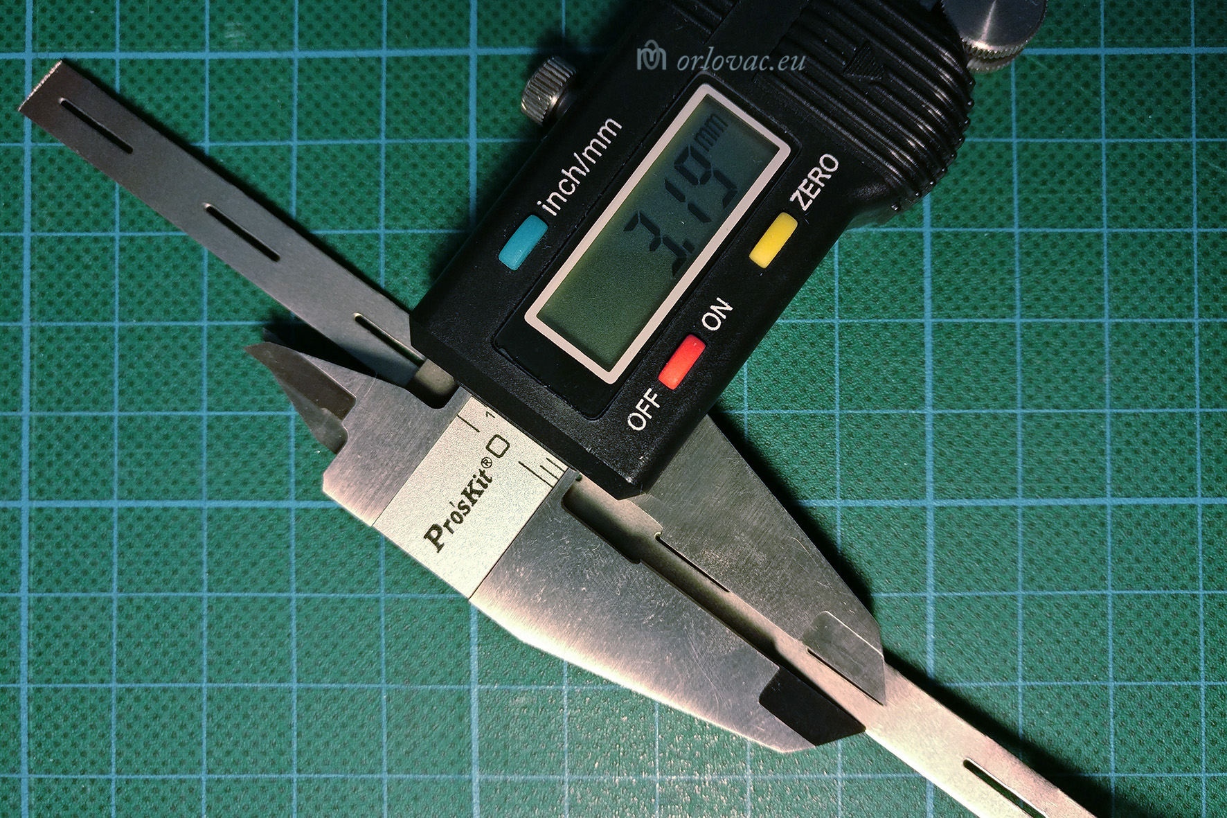 18650 Battery Magnetic Charge Holder by Marin | Download free STL model ...