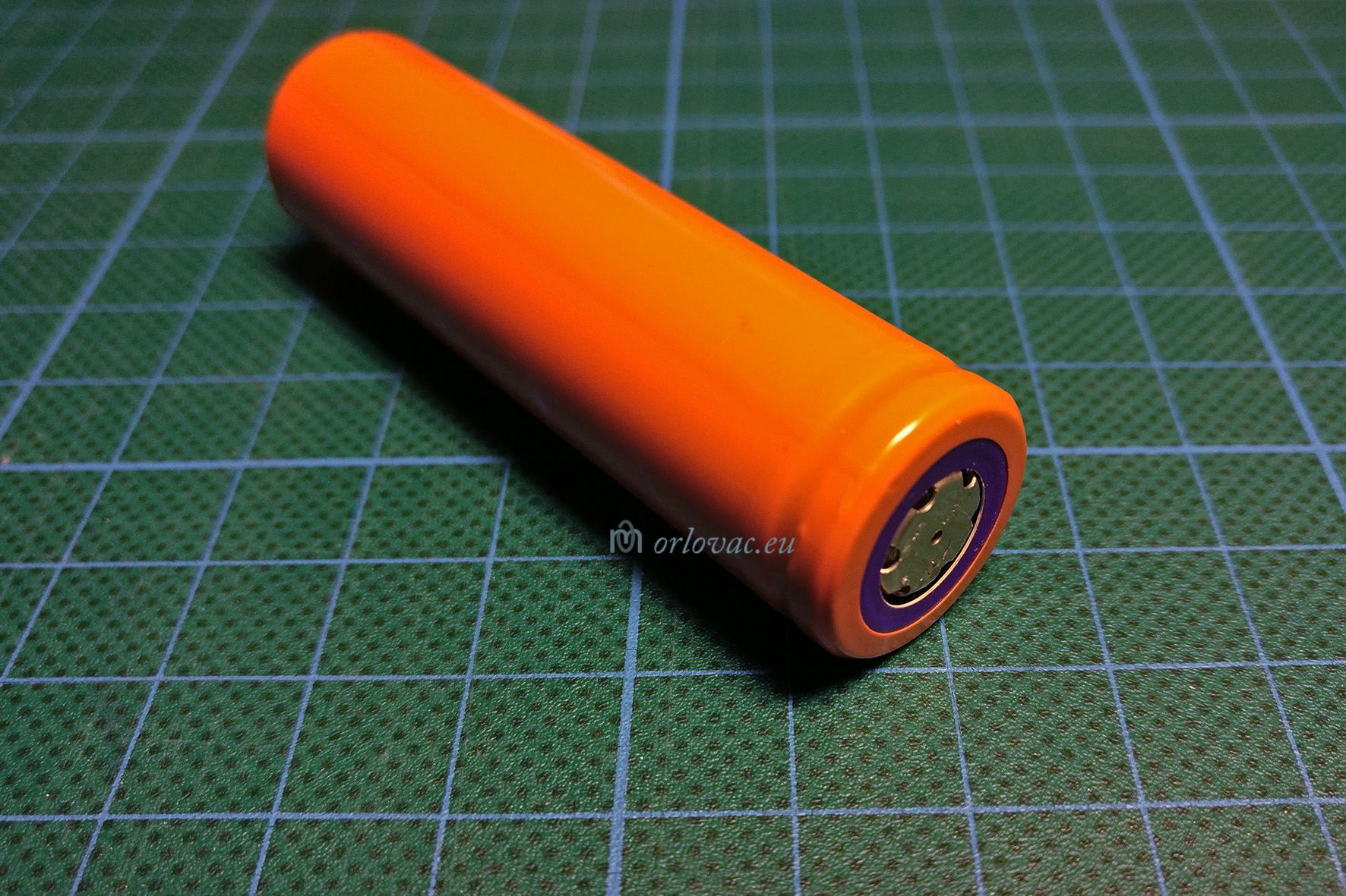18650 Battery Magnetic Charge Holder by Marin | Download free STL model ...