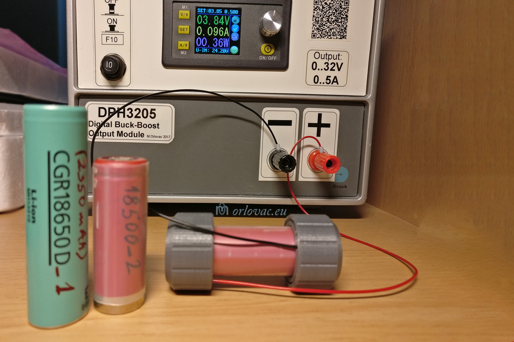 18650 Battery Magnetic Charge Holder by Marin | Download free STL model ...