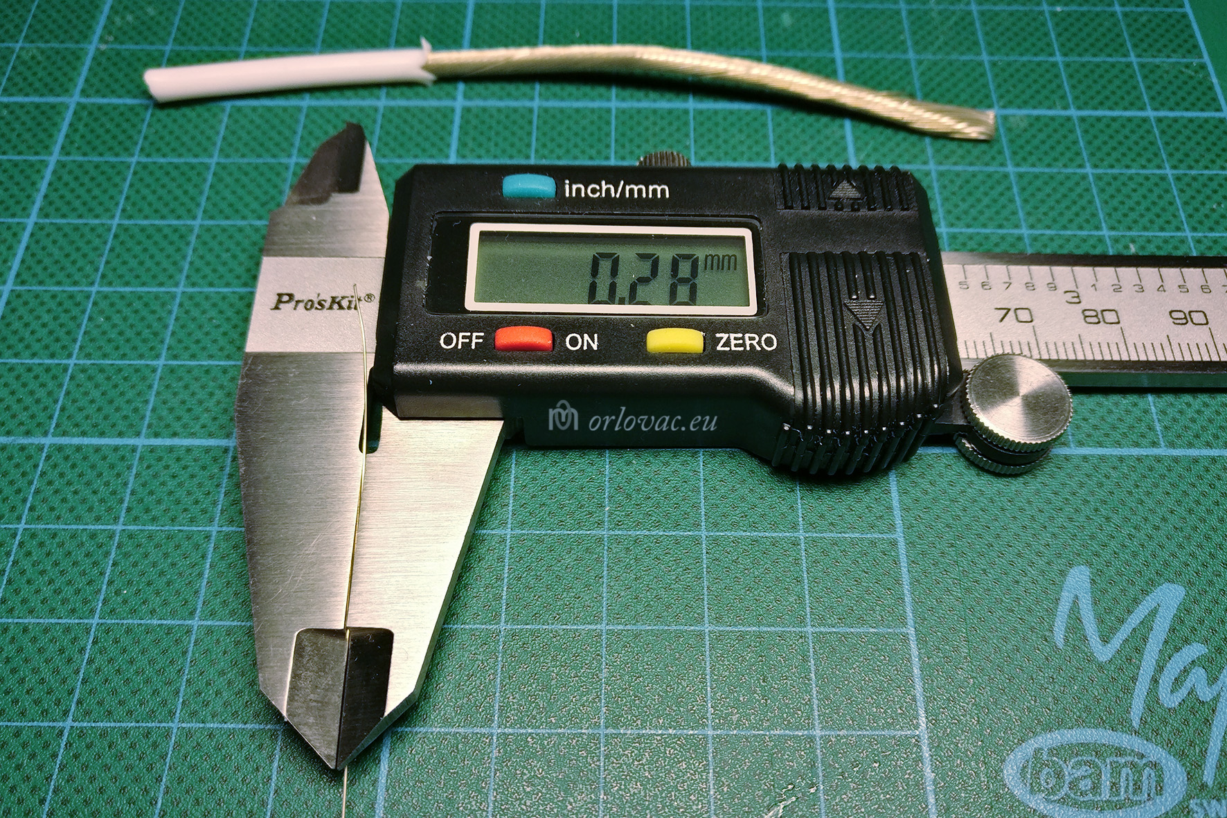 18650 Battery Magnetic Charge Holder by Marin | Download free STL model ...