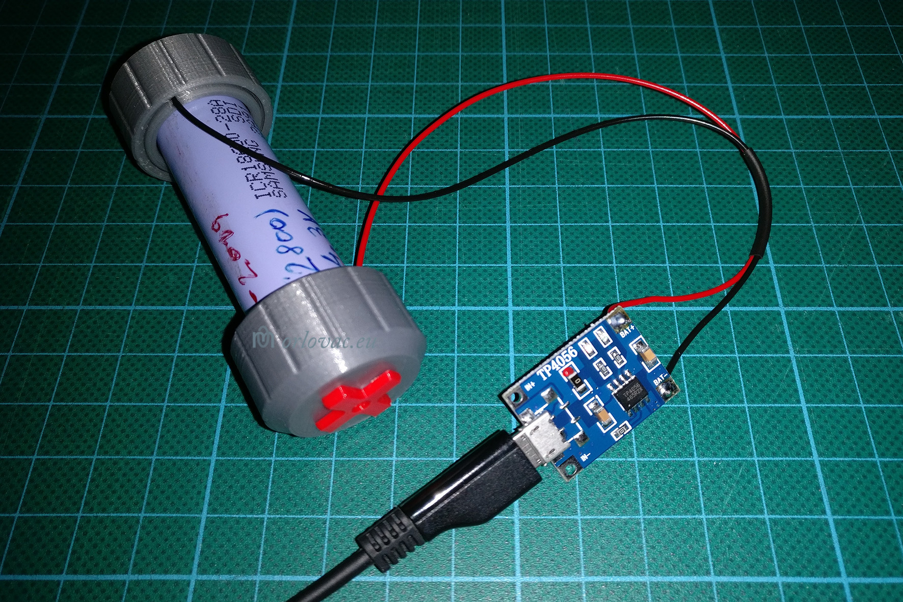 18650 Battery Magnetic Charge Holder by Marin | Download free STL model ...