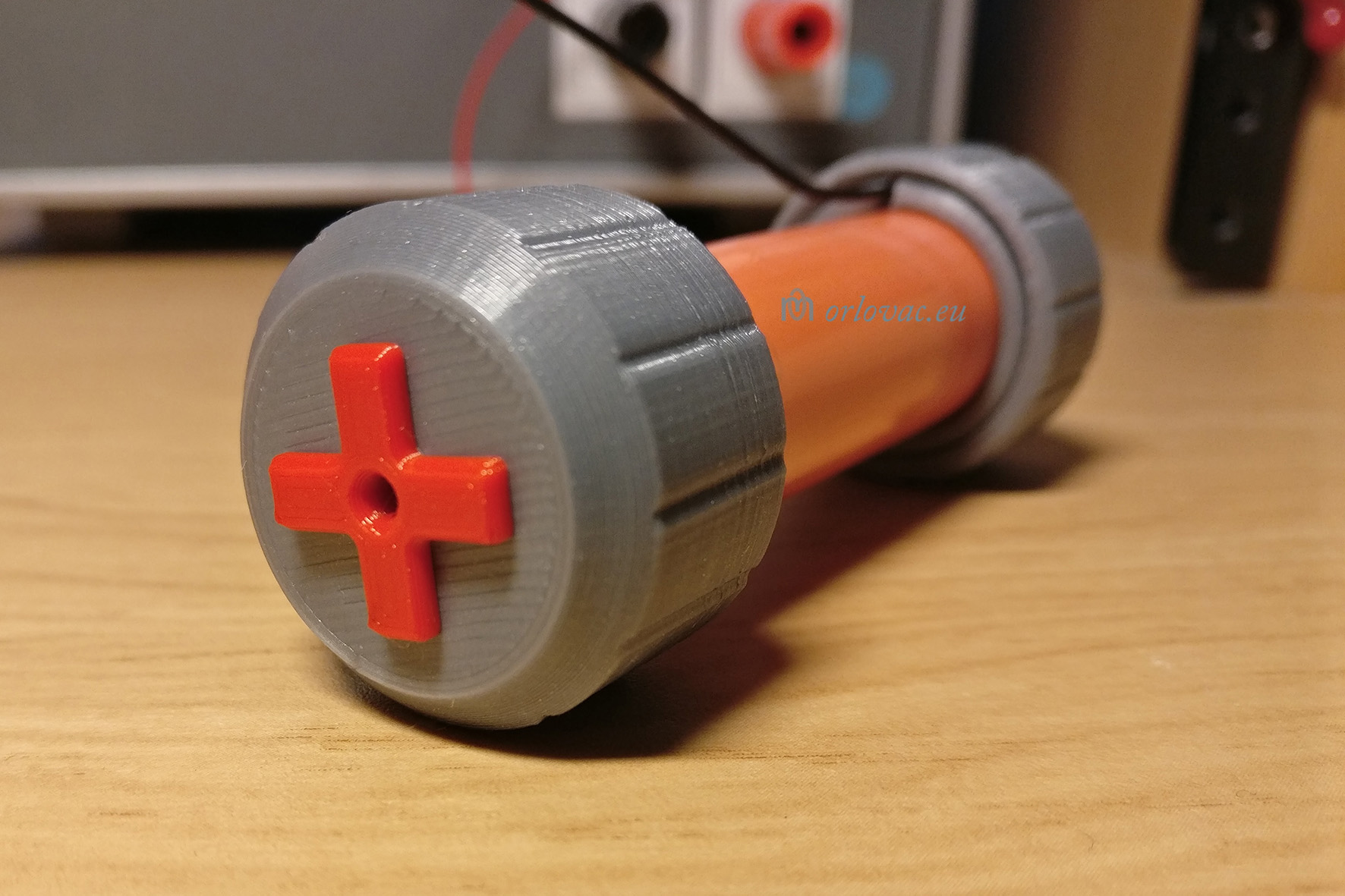 18650 Battery Magnetic Charge Holder by Marin | Download free STL model ...