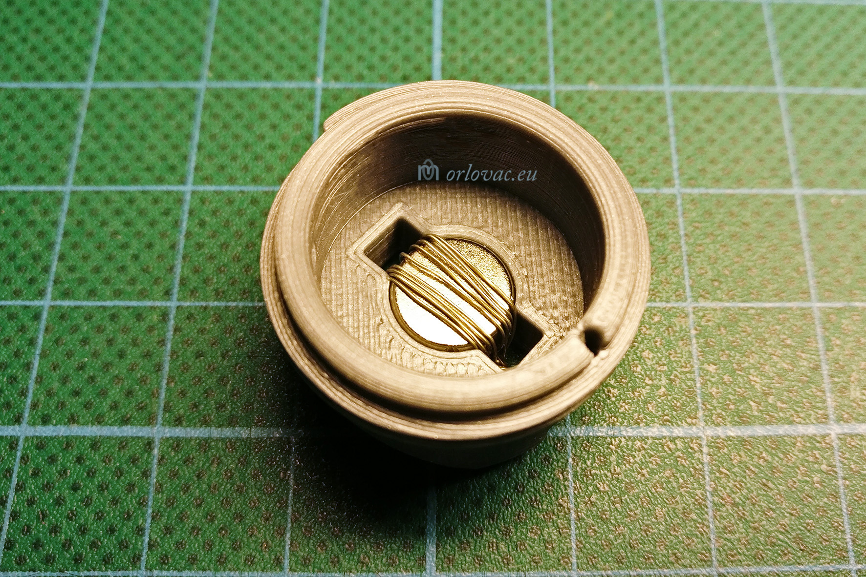 18650 Battery Magnetic Charge Holder by Marin | Download free STL model ...
