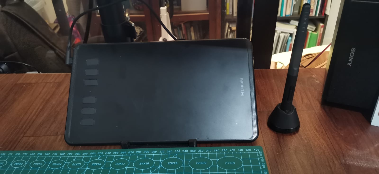 Huion Pen Tablet Stand by Juan Carlos Porras C. | Download free STL ...