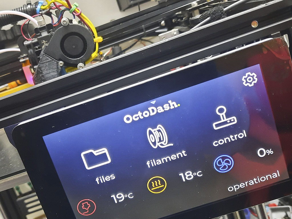 Brackets for Raspberry Pi LCD for Ender 5 (2020 profile) by BricoGeek ...