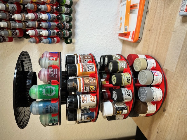 Tray for 35 mm bottles ( tamiya or AK Paints ) for Paint Carousel by Dk ...