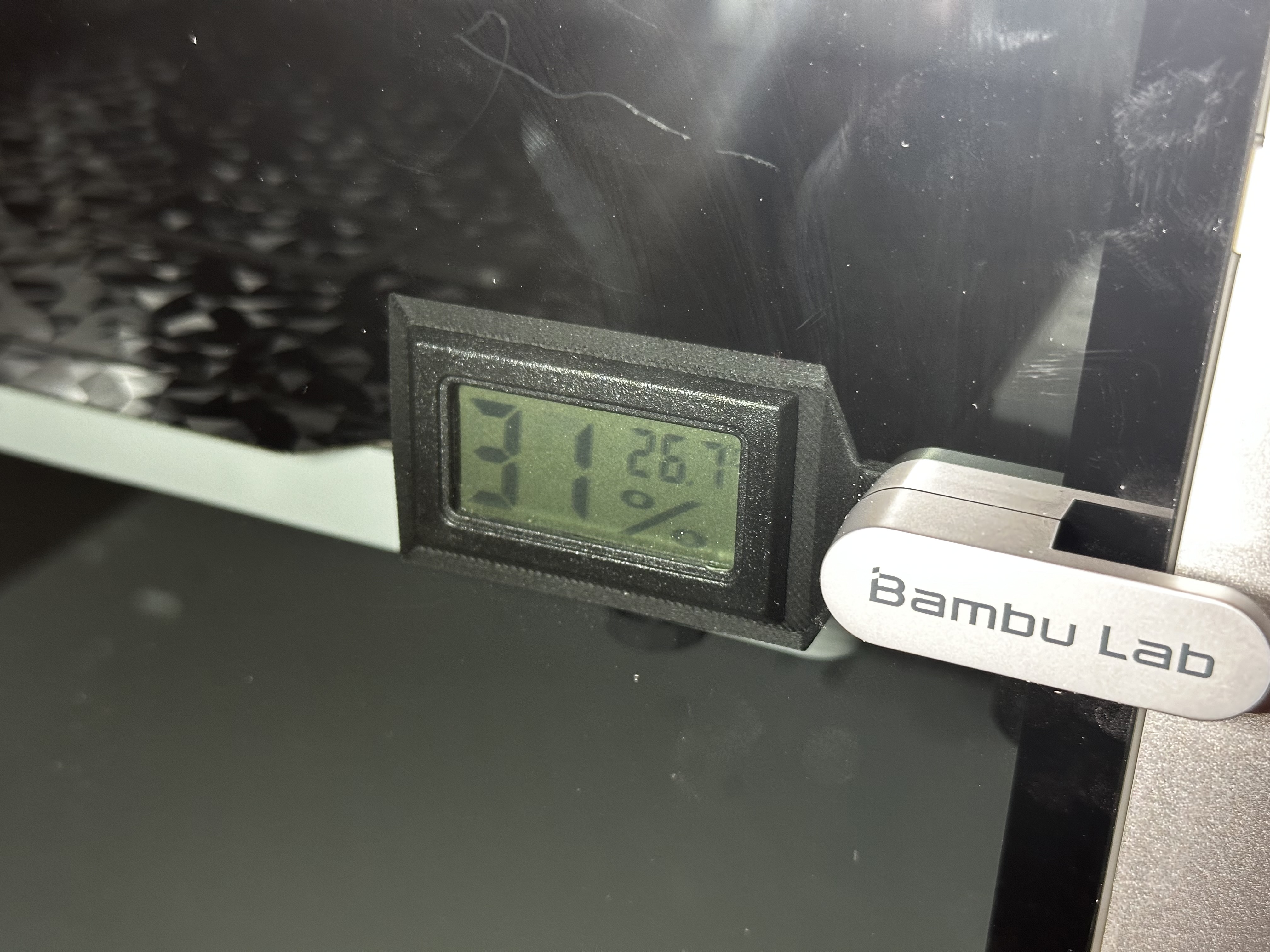 Bambu Lab X1c rectengular temperature- and hygrometer for buildchamber ...