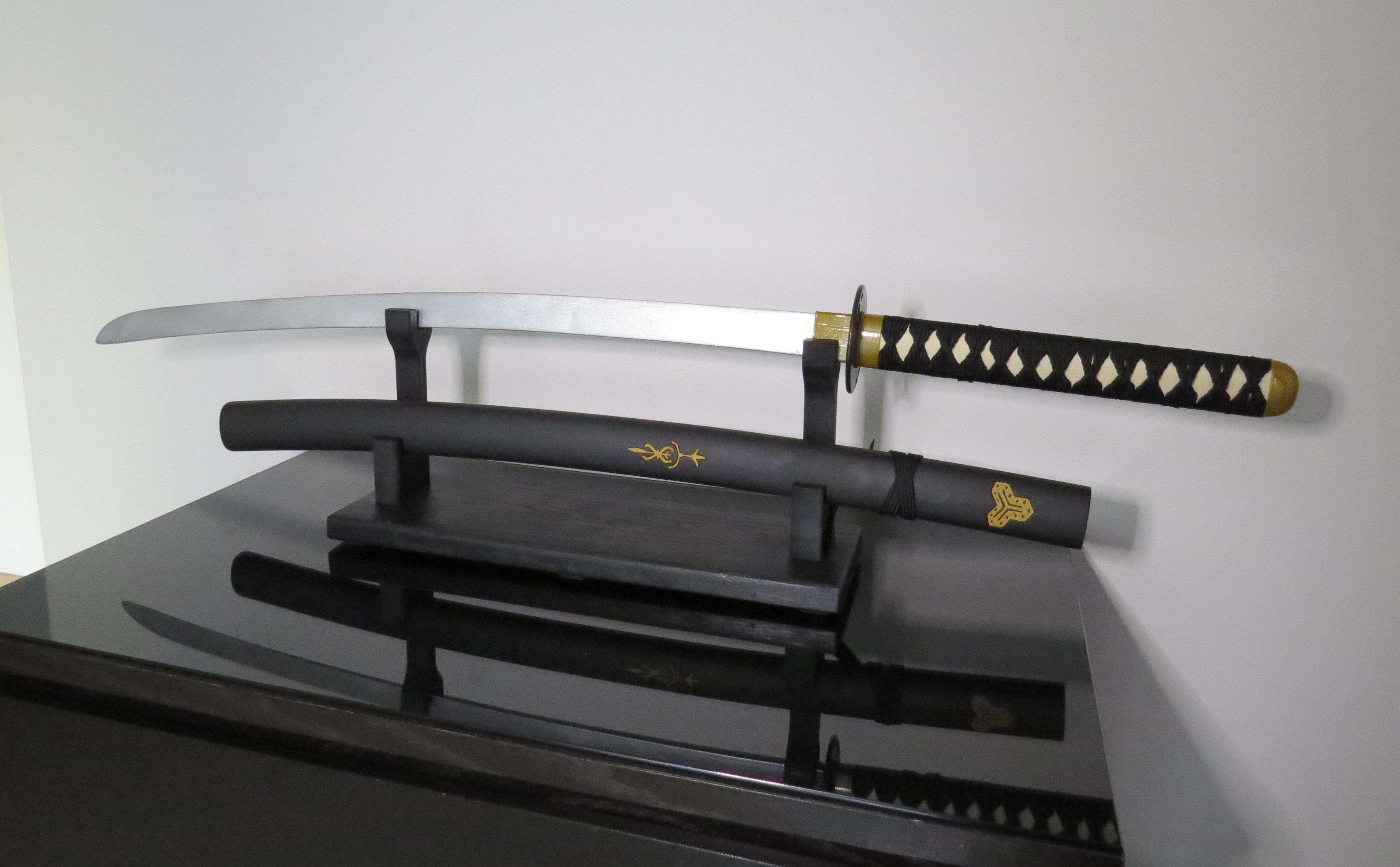 Katana Sword Prop with sword rack by LCruz3D | Printables Store